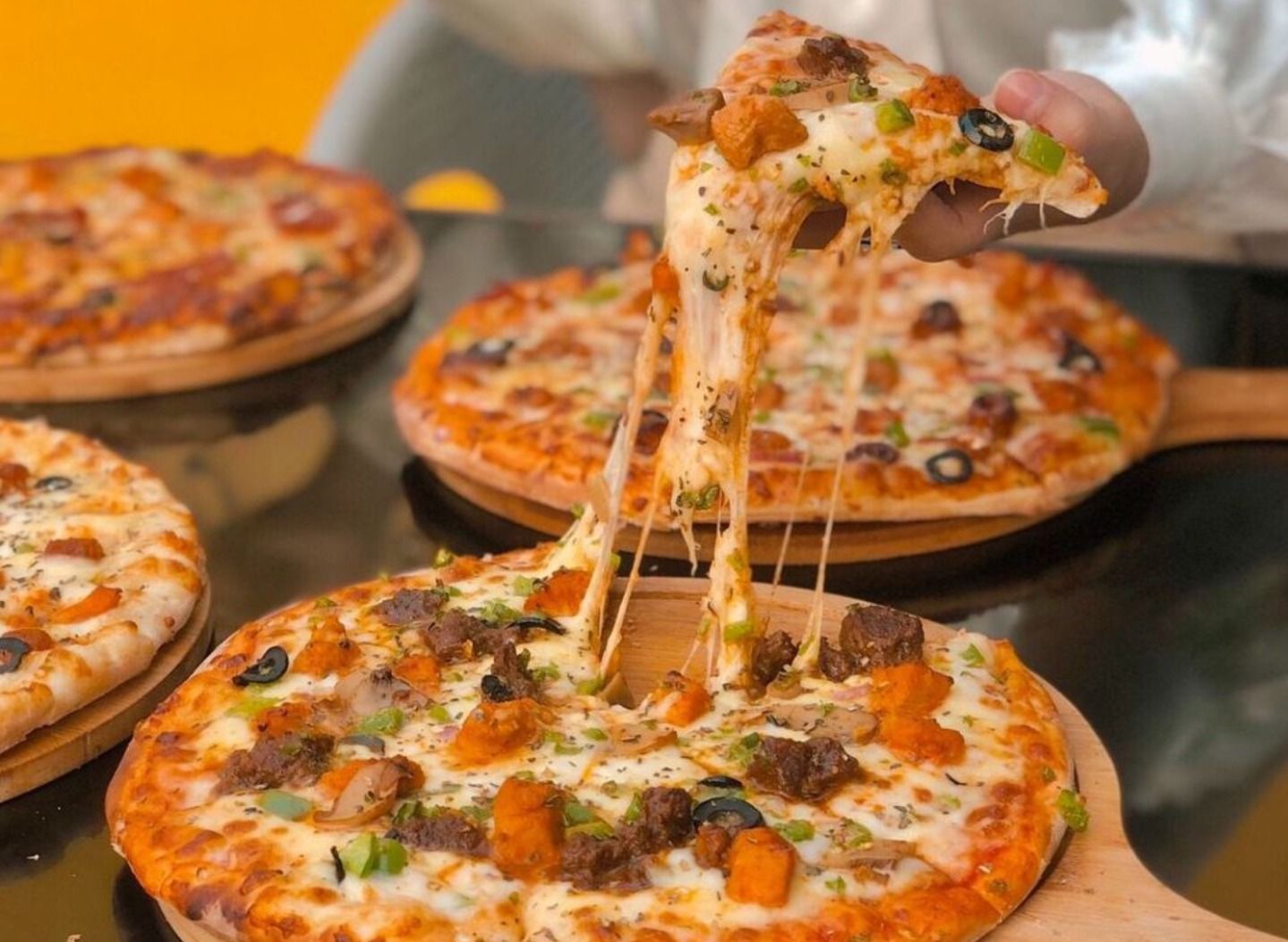 Pizzu delivery in Dhaka | foodpanda