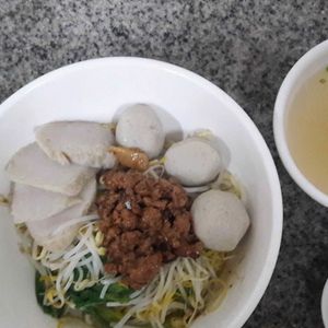 Singapore Chicken Rice and Wonton Noodle (Chom Chao) Menu | Order ...