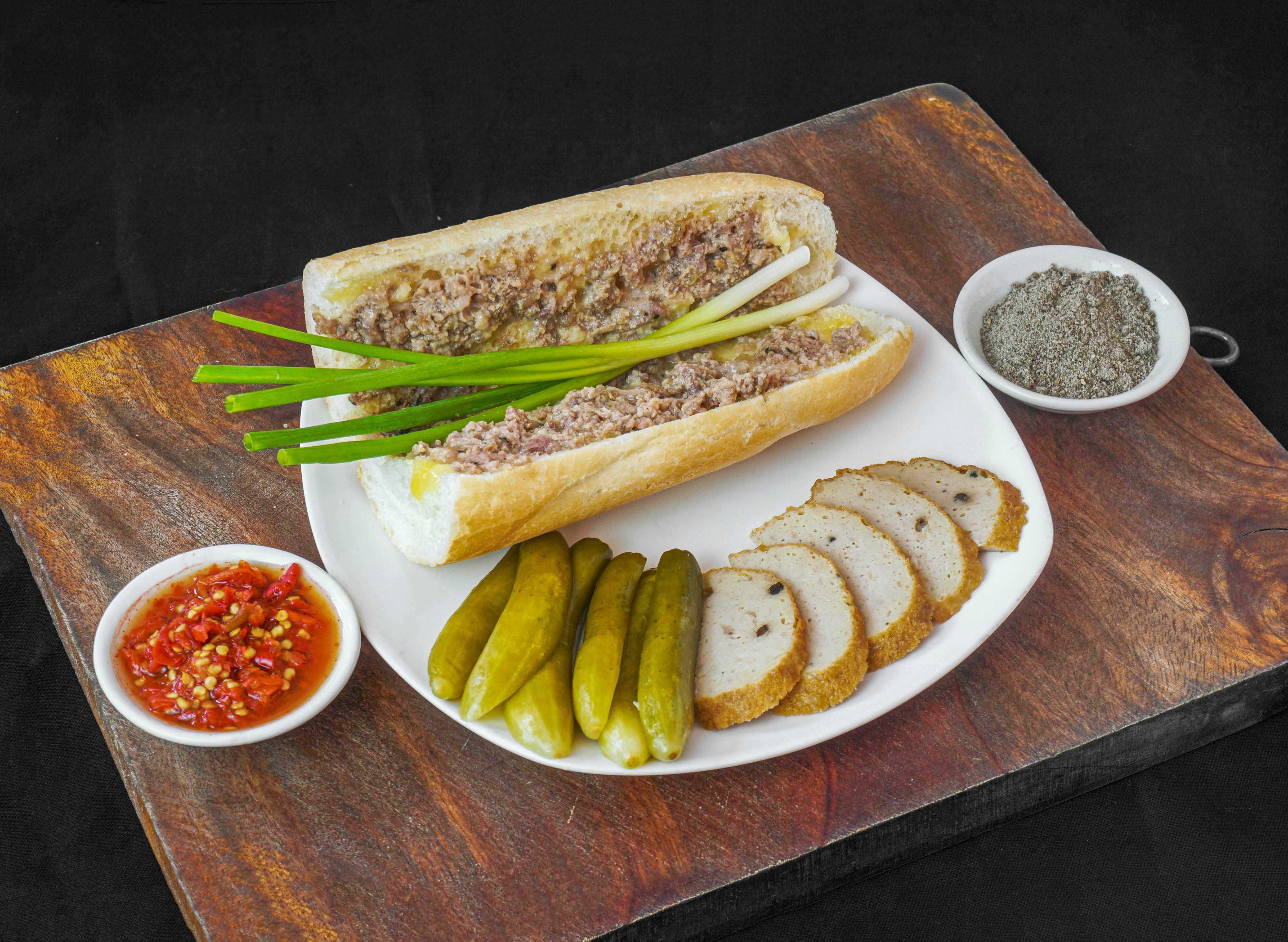 Nompang Neak Poin (Krovat Krong) Menu | Order Online on foodpanda Cambodia