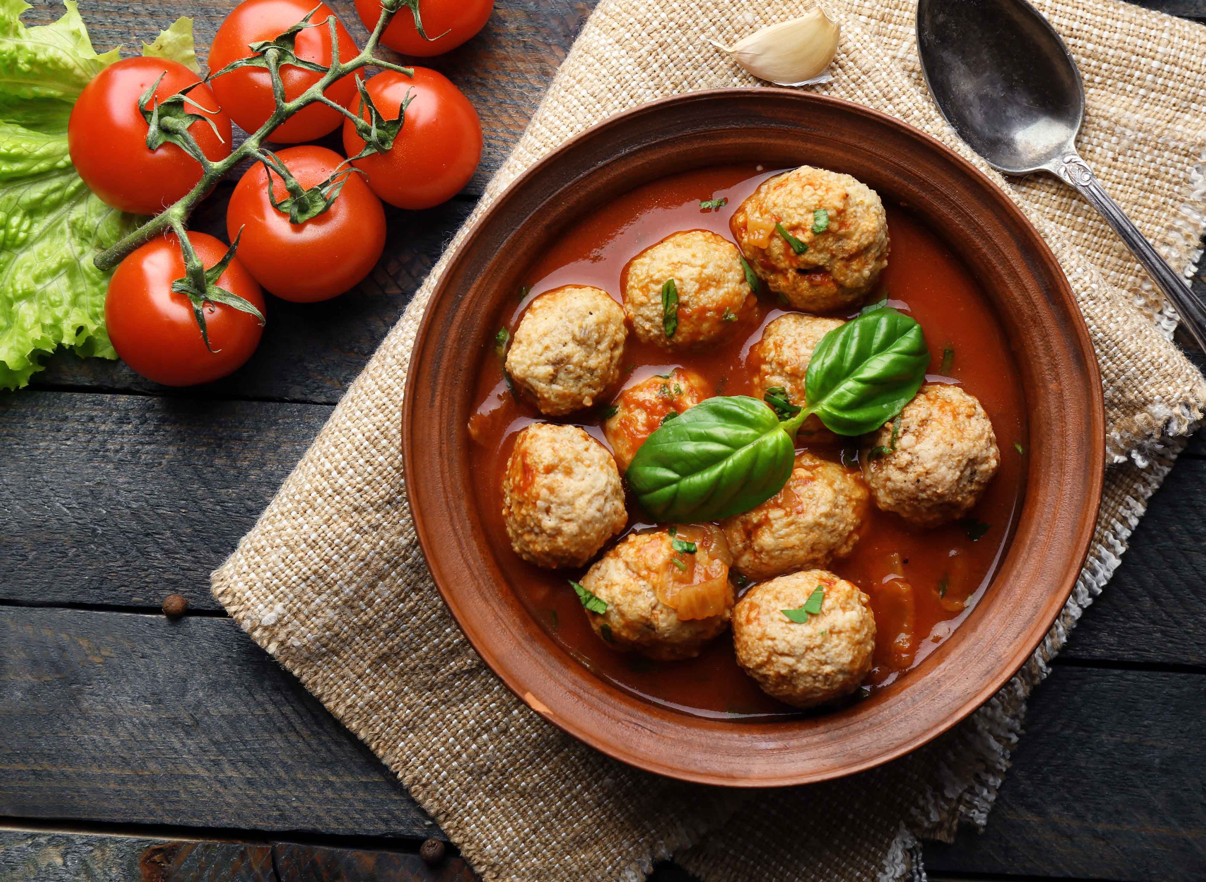 Girl Bahkuteh | Food Delivery from foodpanda