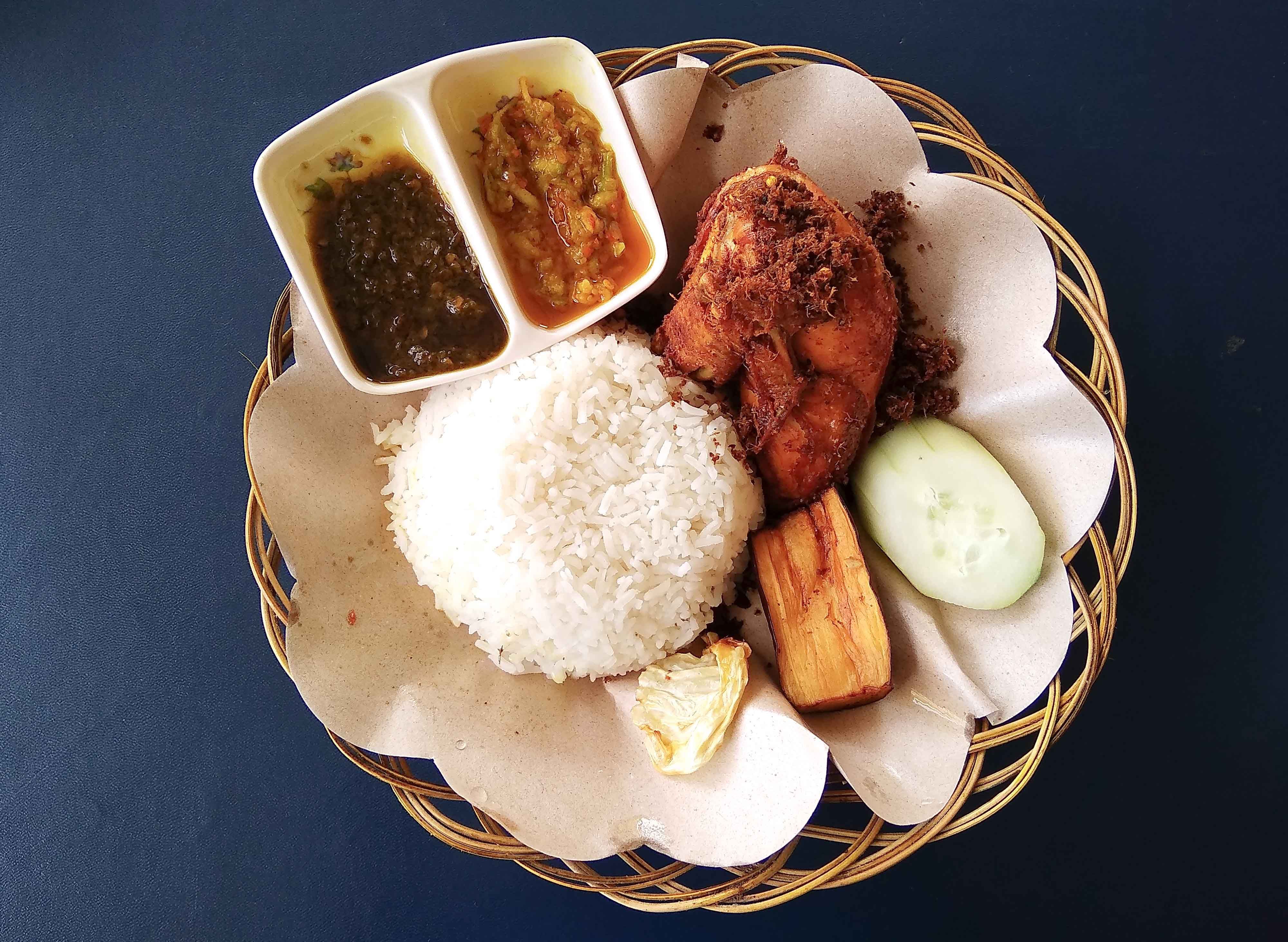 Nasi Padang Bundo Upiak-Jalan Perniagaan Seri Tambun menu and delivery ...