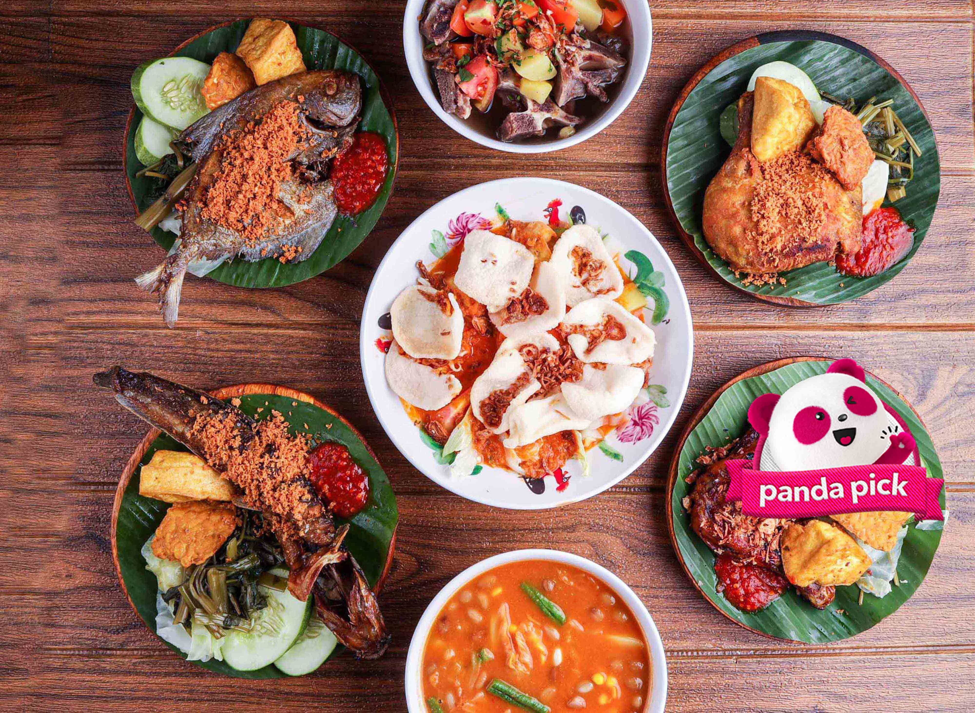 Ayam Penyet Ria Logo