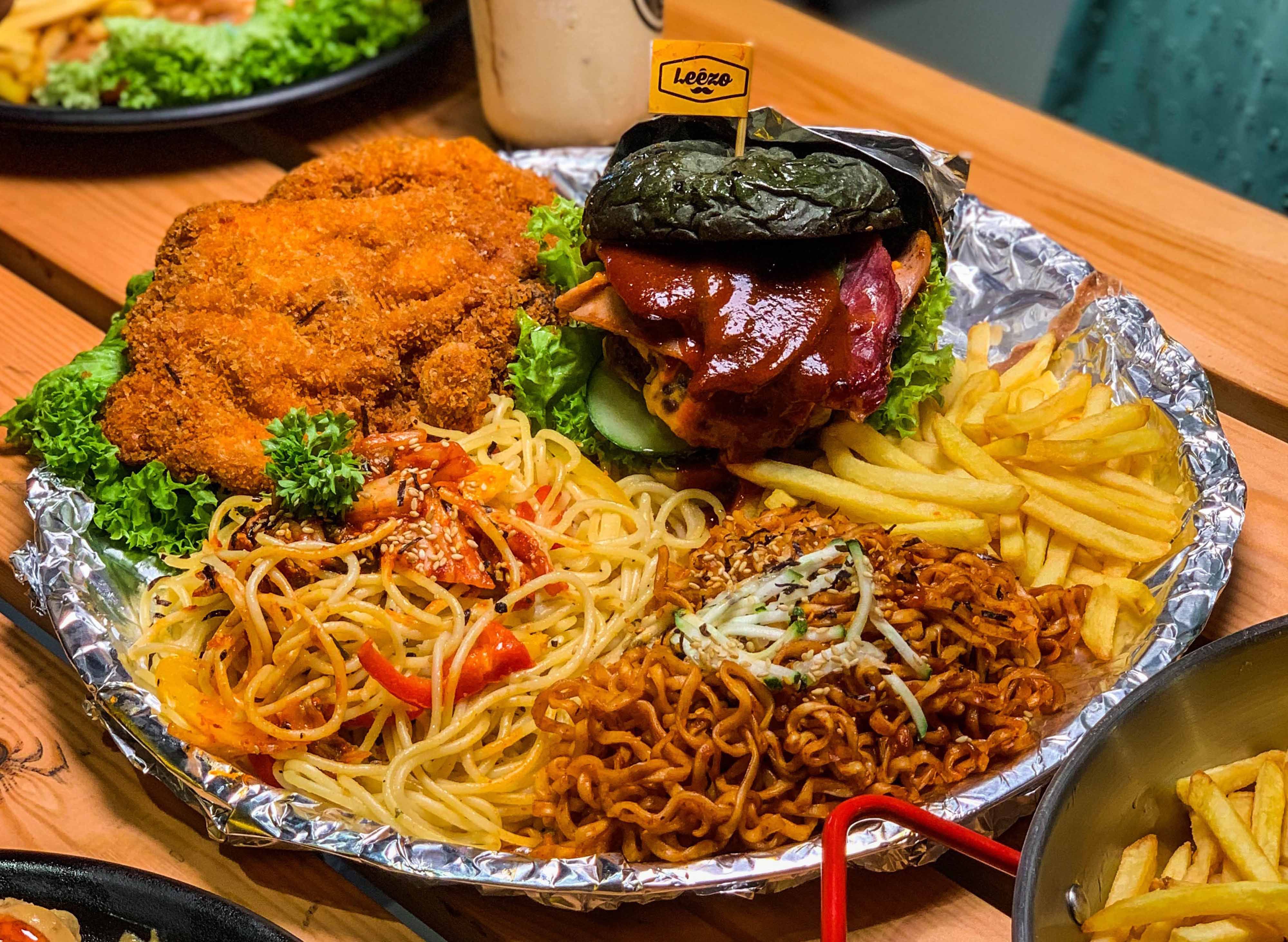 LEEZO CONTAINER PARIT RAJA menu and delivery in Batu Pahat | foodpanda