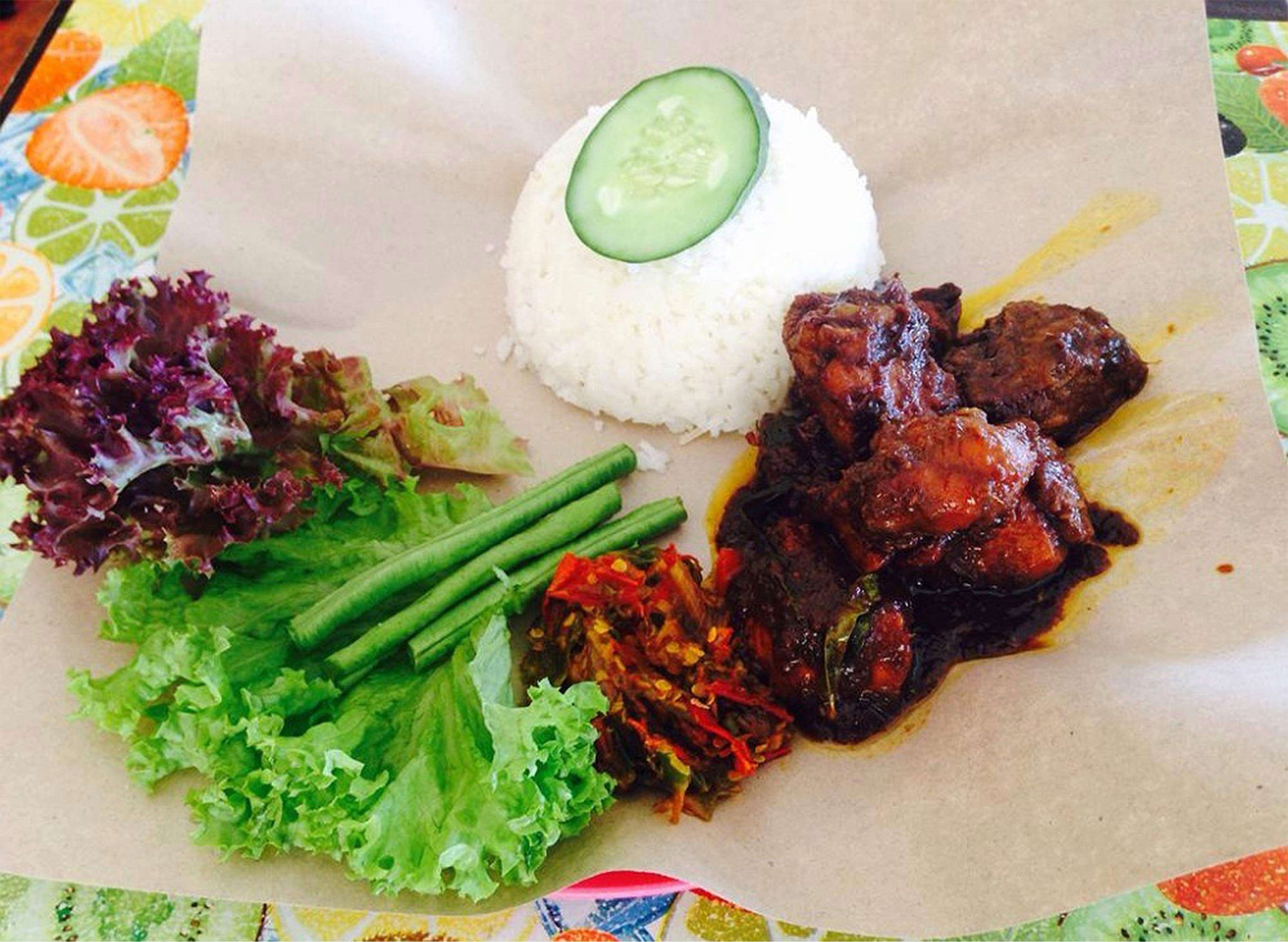 Nasi Ayam Kicap Sambal Tumbuk Bossku menu and delivery in Dungun ...