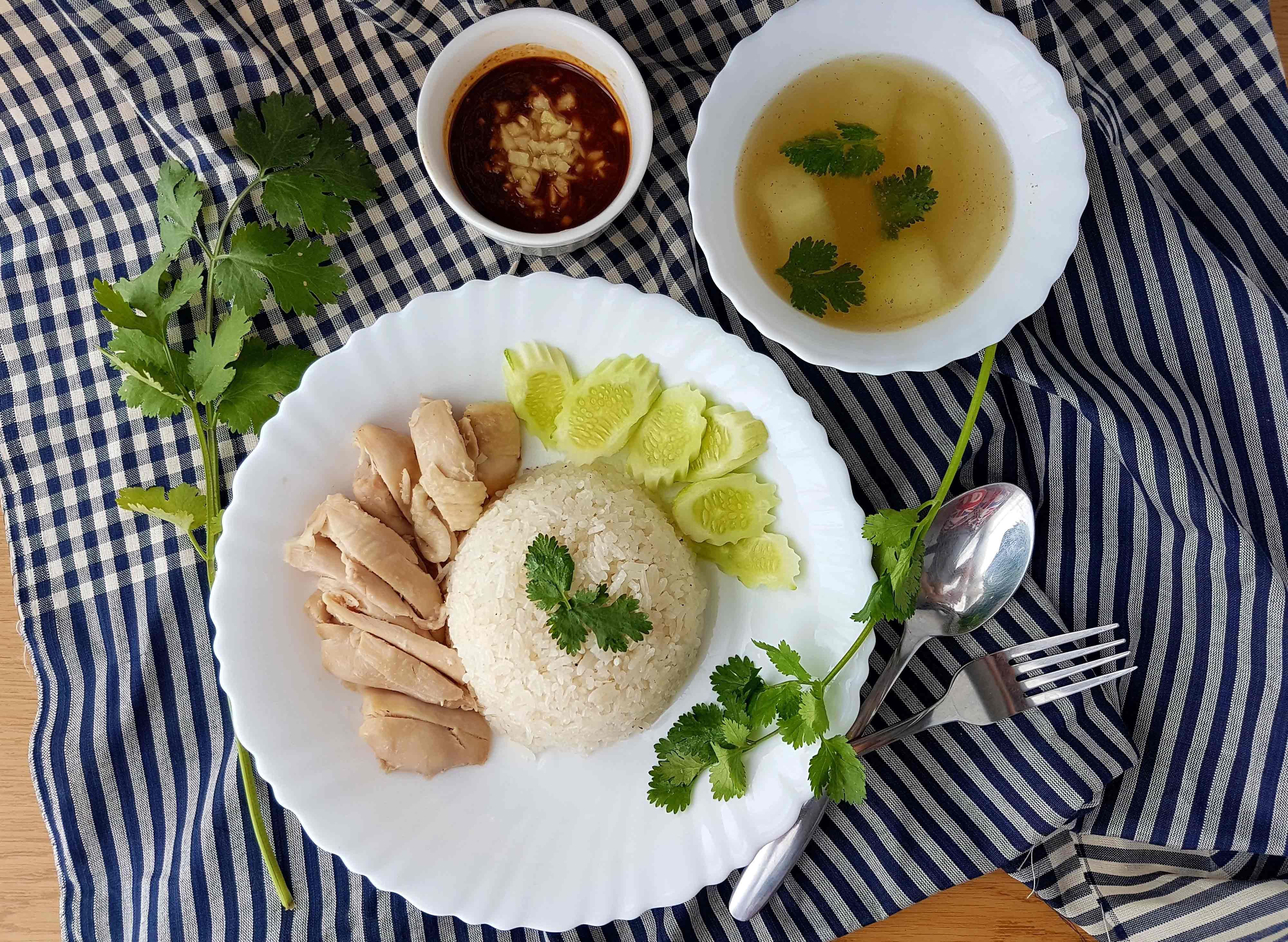 HONG KONG CHICKEN RICE (LYE LYE FOOD CENTER) | Food Delivery from foodpanda