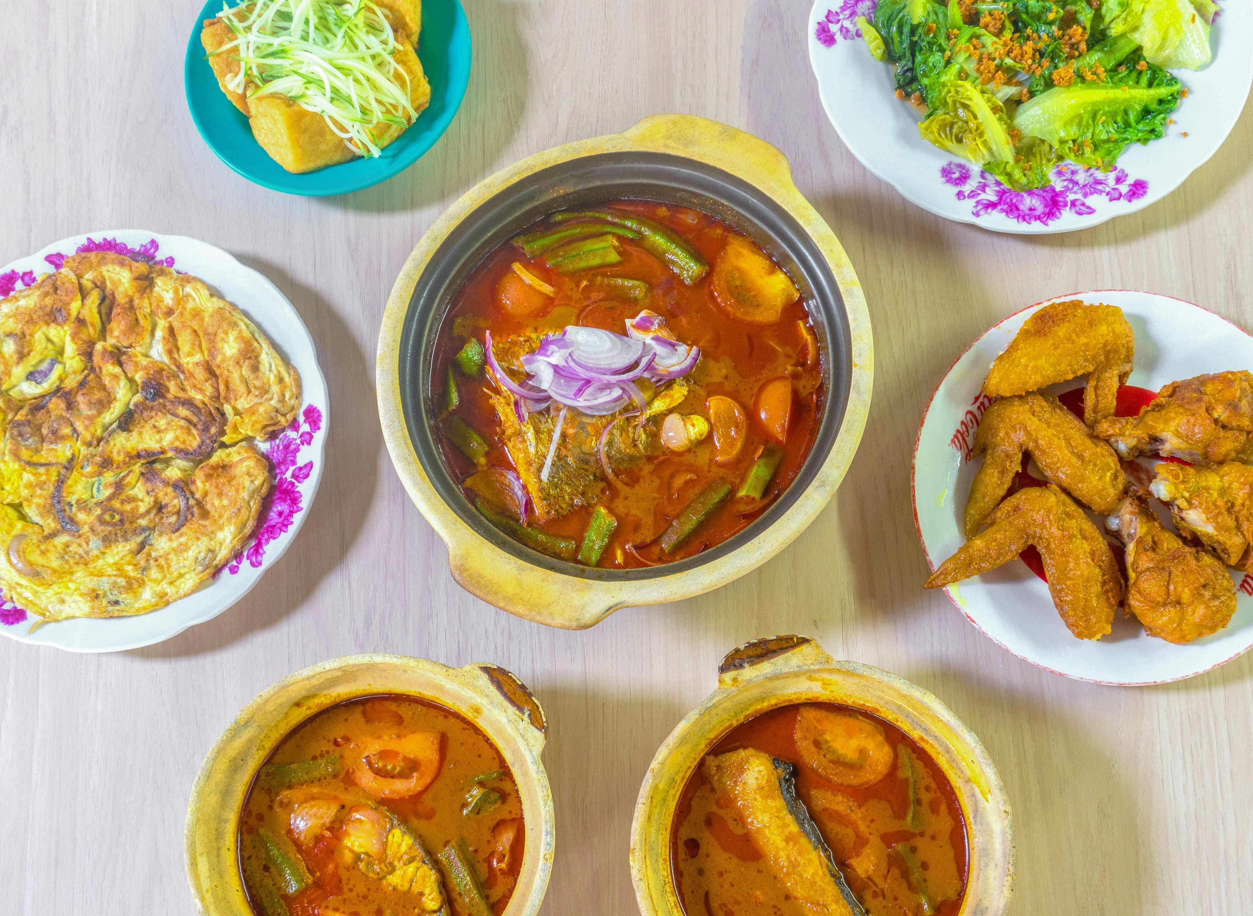 Claypot Curry Fish Head (Sin Lye Lye) menu and delivery in Georgetown ...