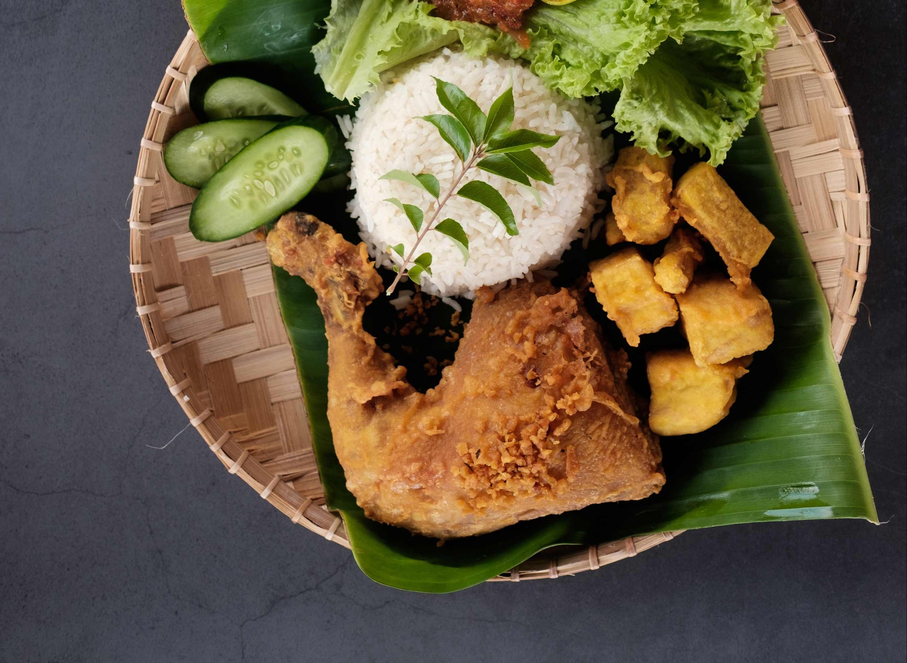 Ayam Gepuk Ala Pak Gembus, Bakso Claypot, Ayam Geprek, Nasi Arab menu ...