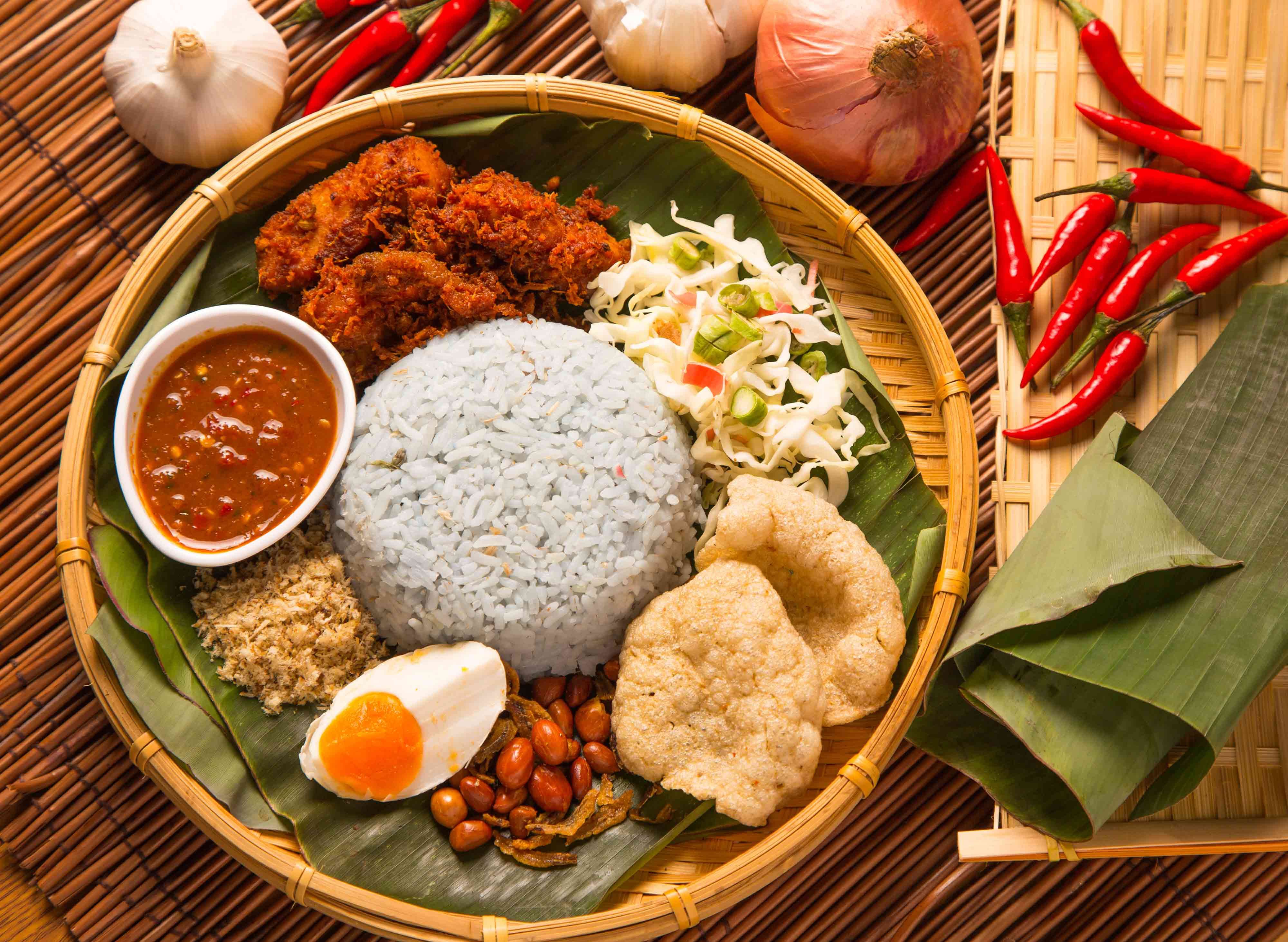 Kedai Makan Kak Yah Tepi Masjid menu and delivery in Machang | foodpanda