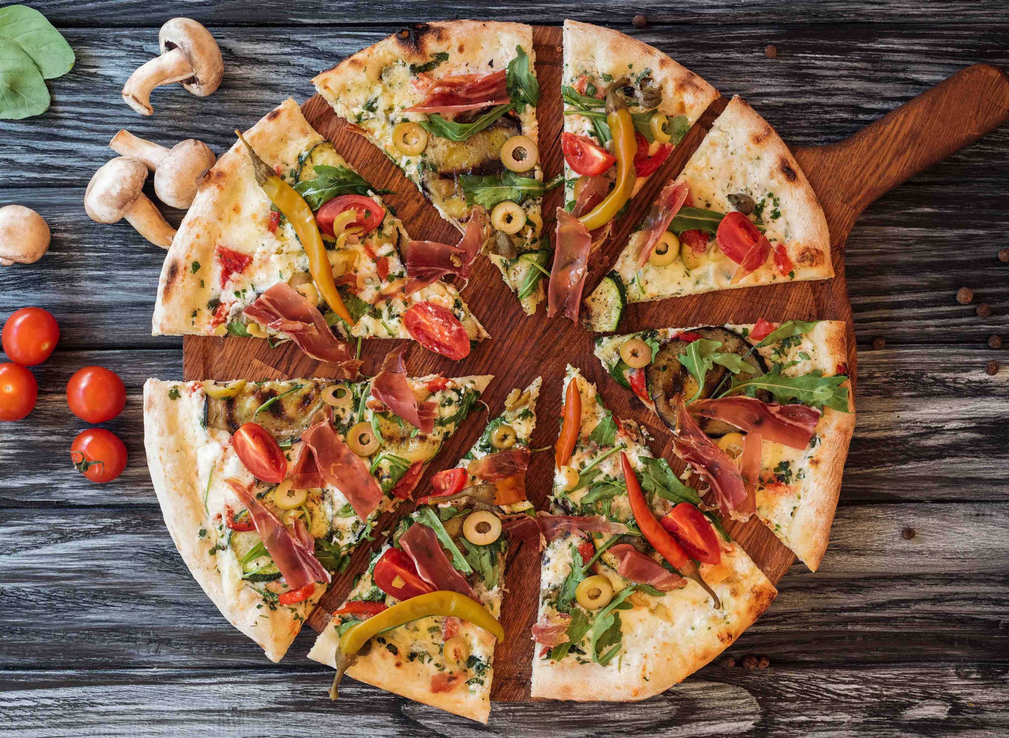 Milan Pizzerias meny - Beställ online i Västerås | foodora