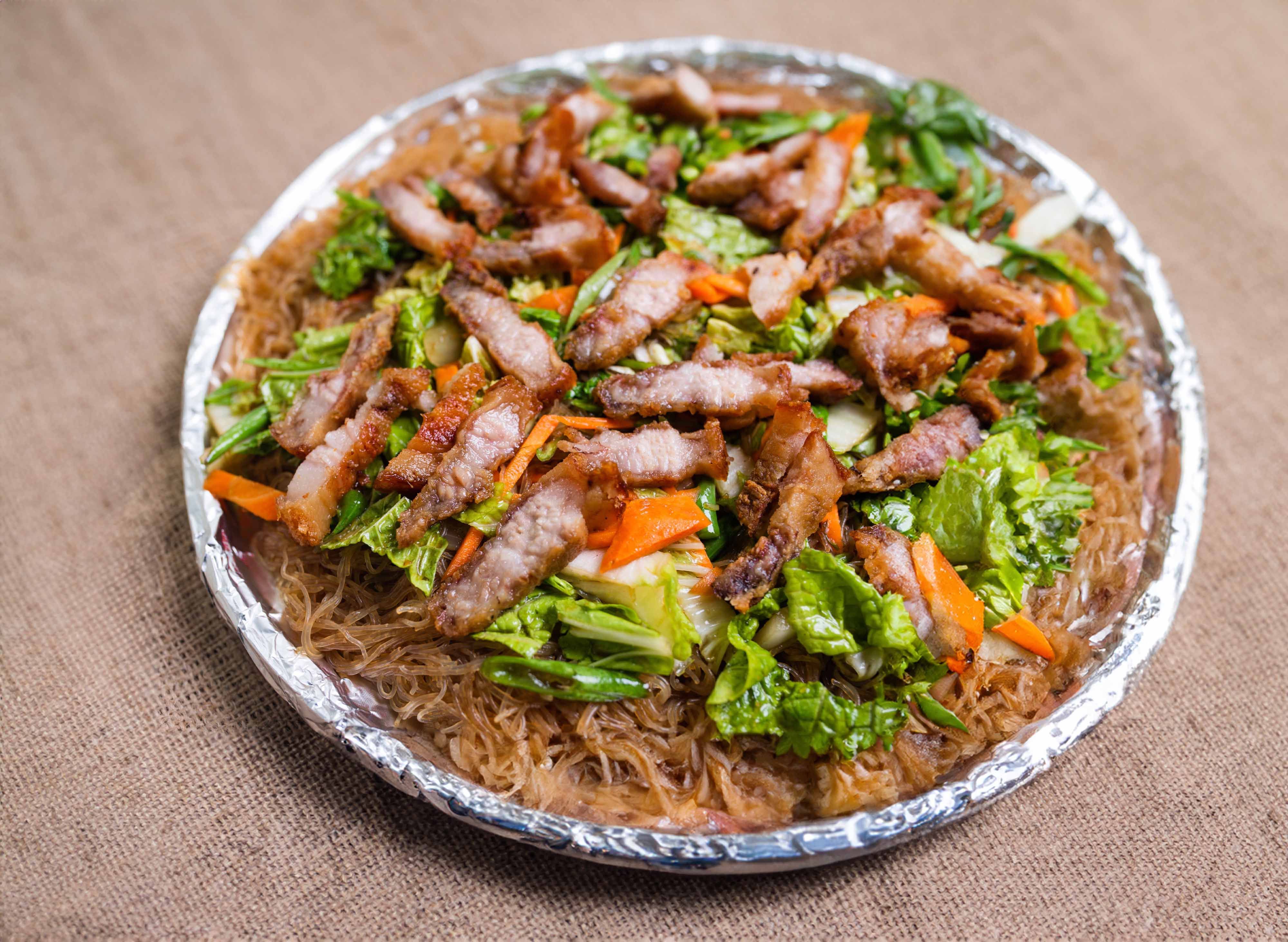 Pancit Bihon Bilao Medium Bilao (5 6 Pax) With Toppings | PICK.A.ROO"