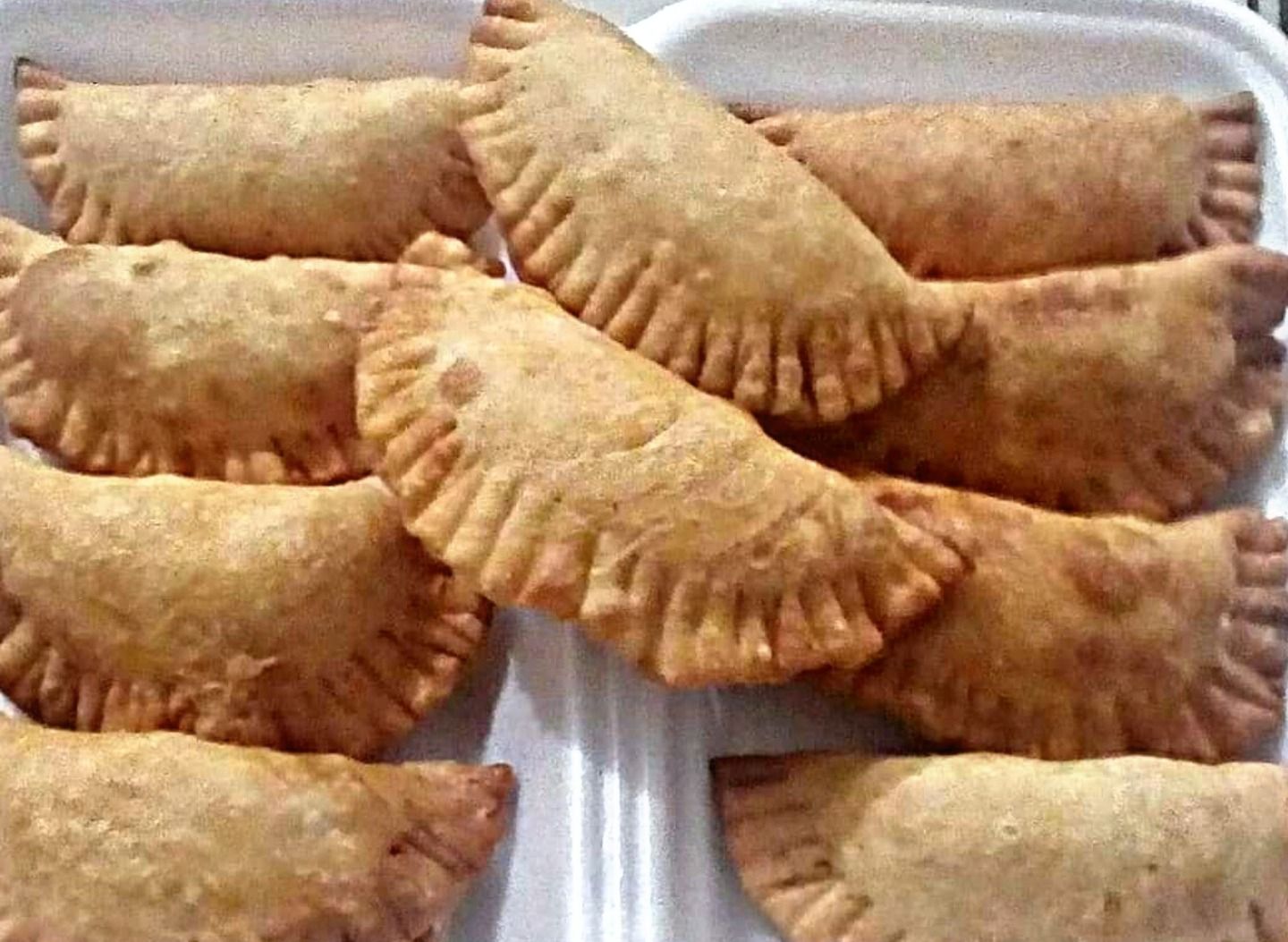 Erly's Sweet Temptation - Lessandra Heights Gran Europa delivery in ...