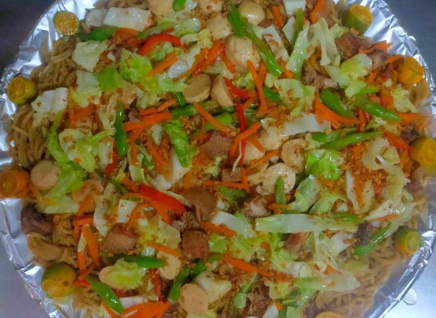 Pancit Bihon Bilao Medium Bilao (5 6 Pax) With Toppings | PICK.A.ROO"