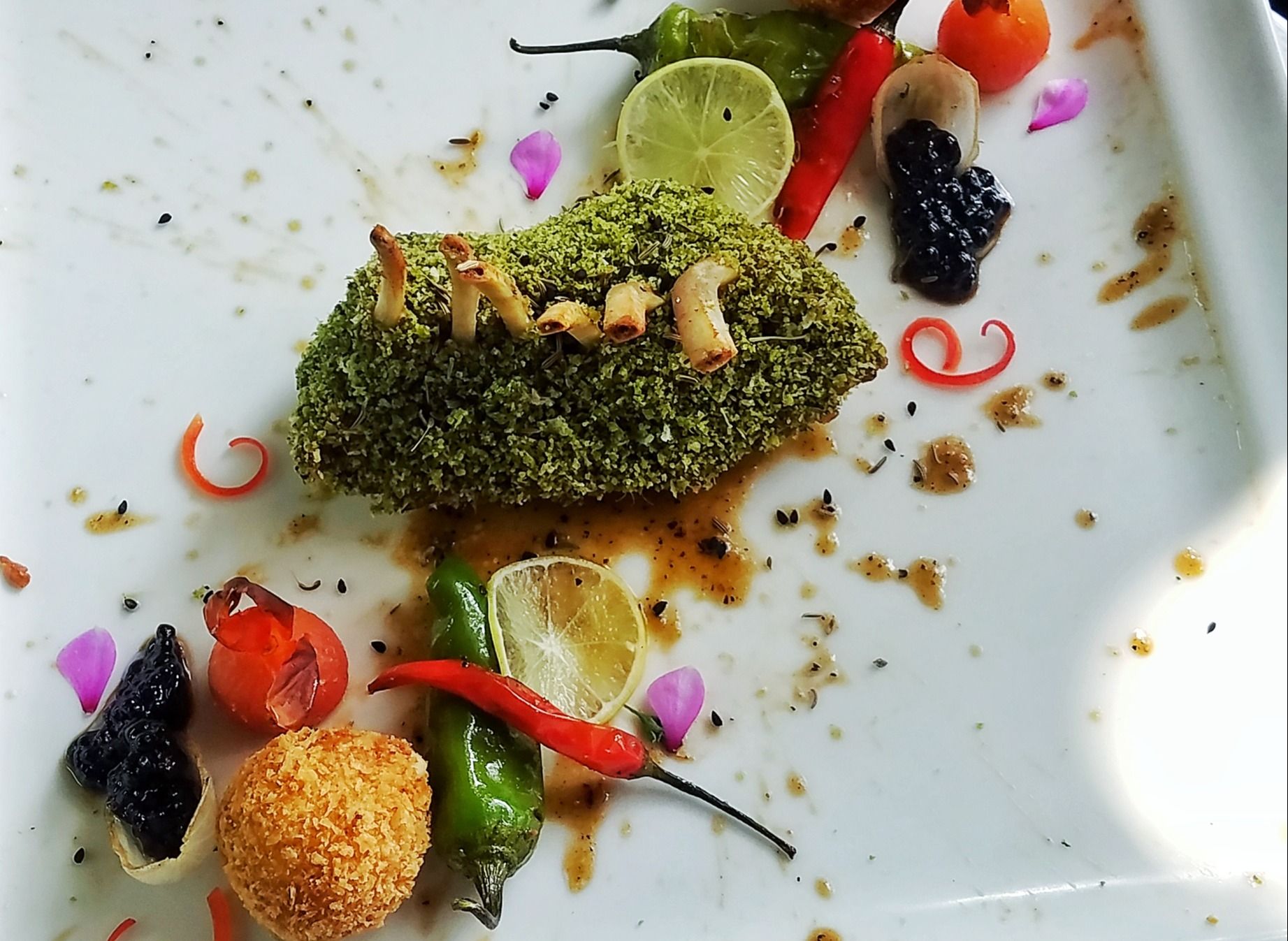 Hot N Chilli Roll menu in Karachi | Food Delivery Karachi | foodpanda