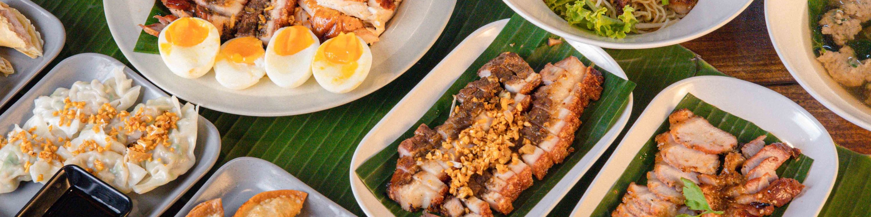 Kao Moo Daeng Moo Krob Wang Tot delivery near you in Trang| foodpanda