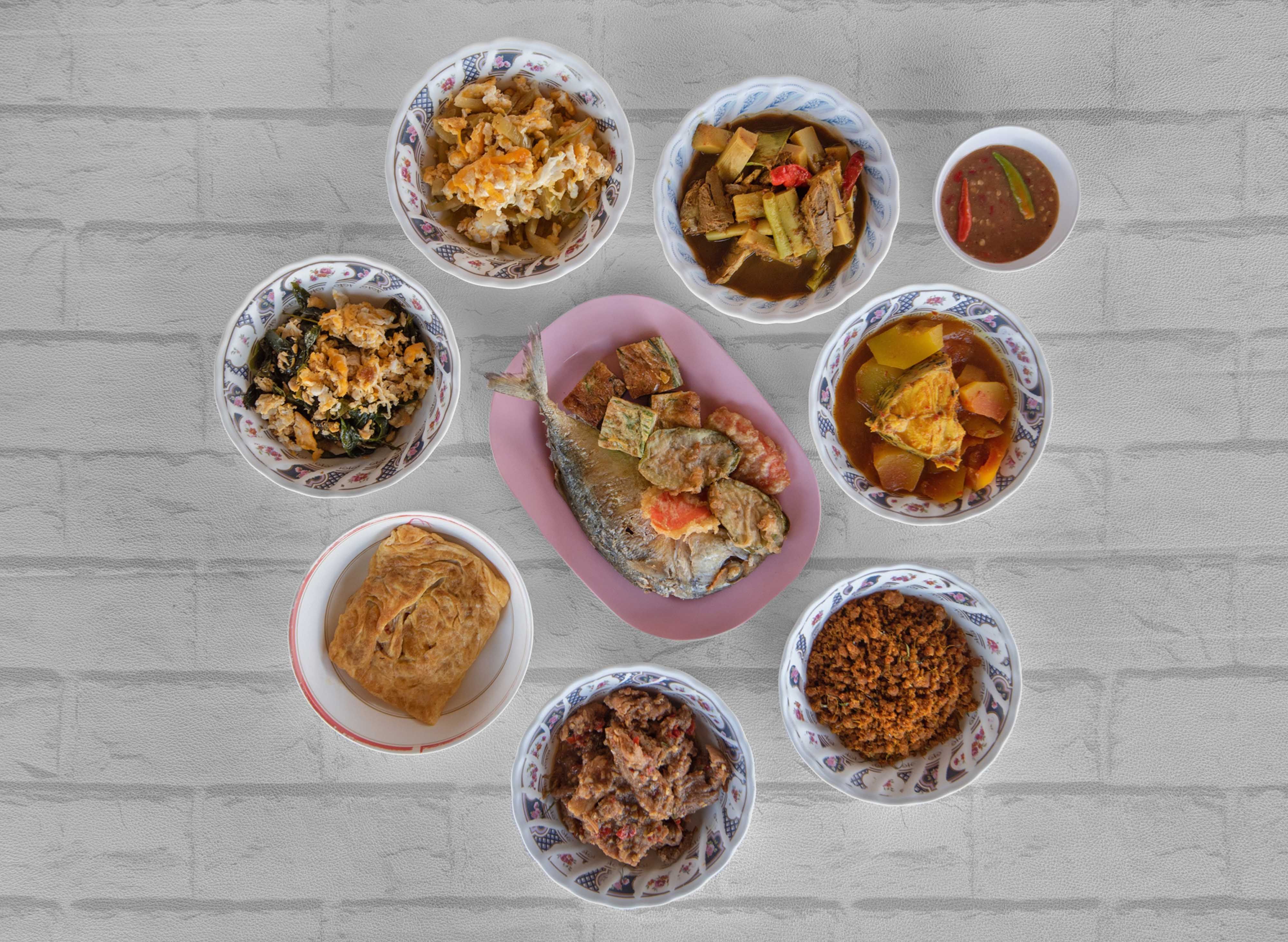 Khao Kaeng Pak Tai Ban Rak Suk delivery near you in Kalasin| foodpanda