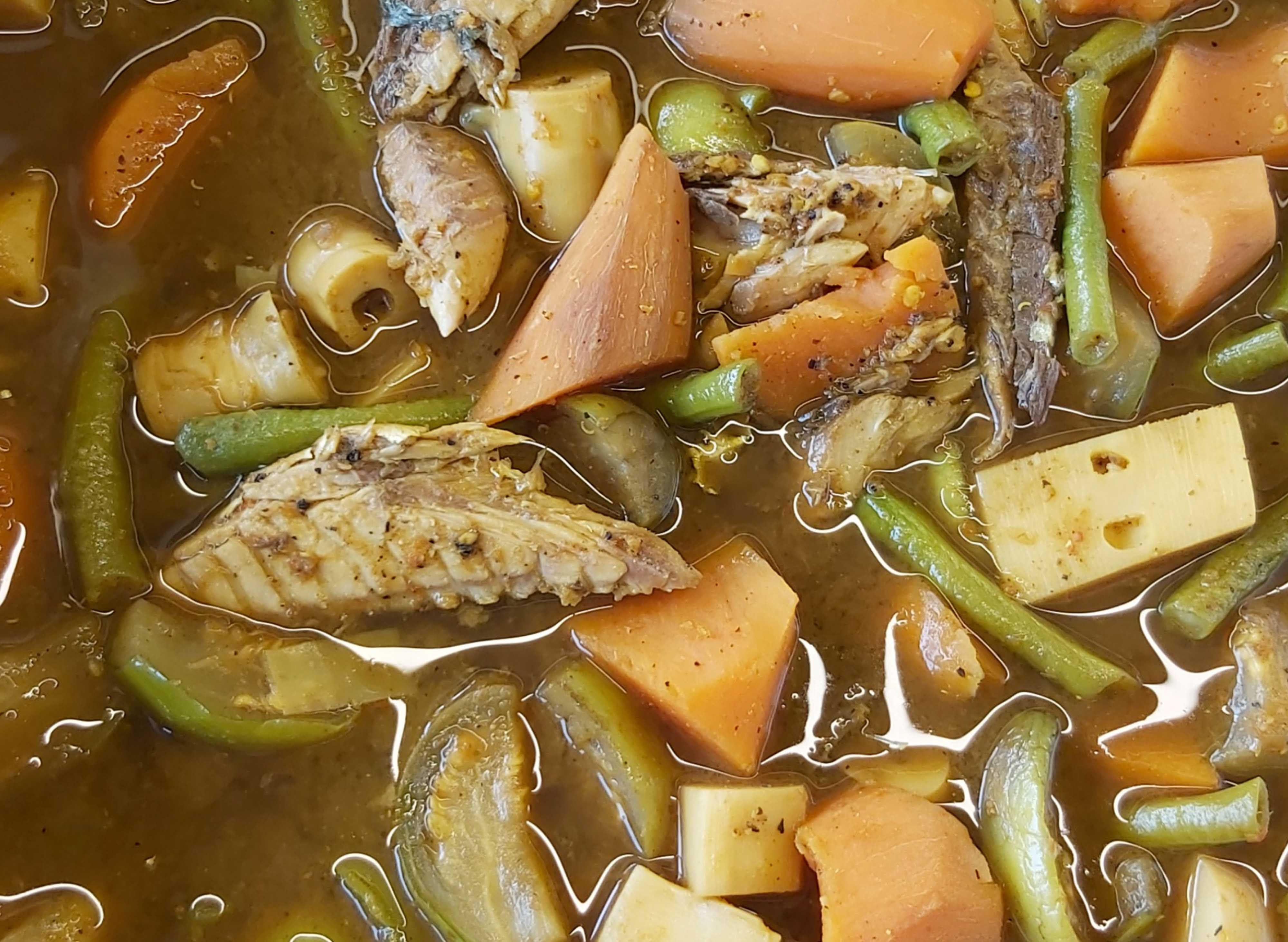 Thuk Lae Dee Arhan Tai Phuenban delivery near you in Chiang Mai| foodpanda