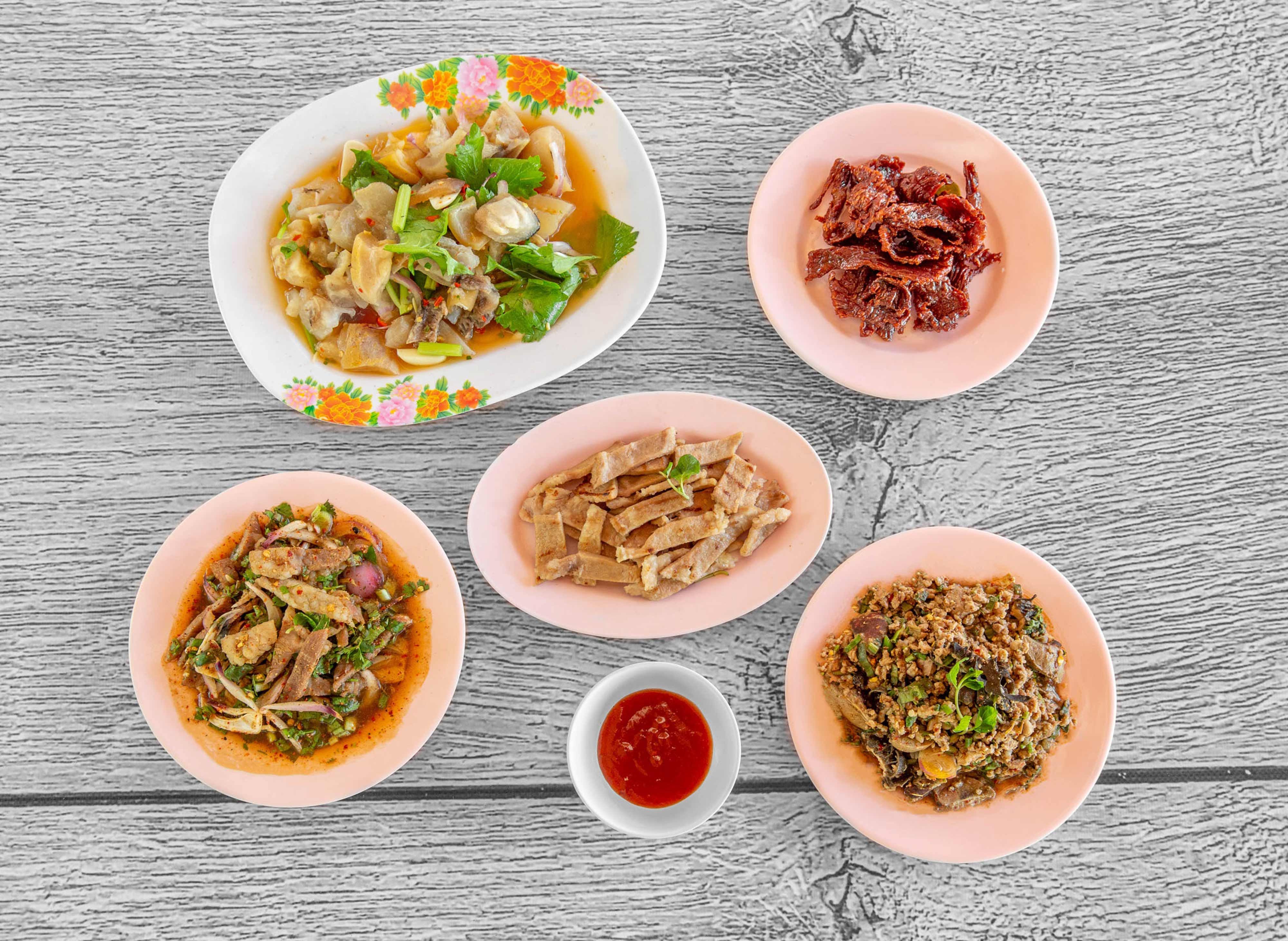 สั่งครัวครูน้อยใกล้บ้านคุณในKalasin | foodpanda