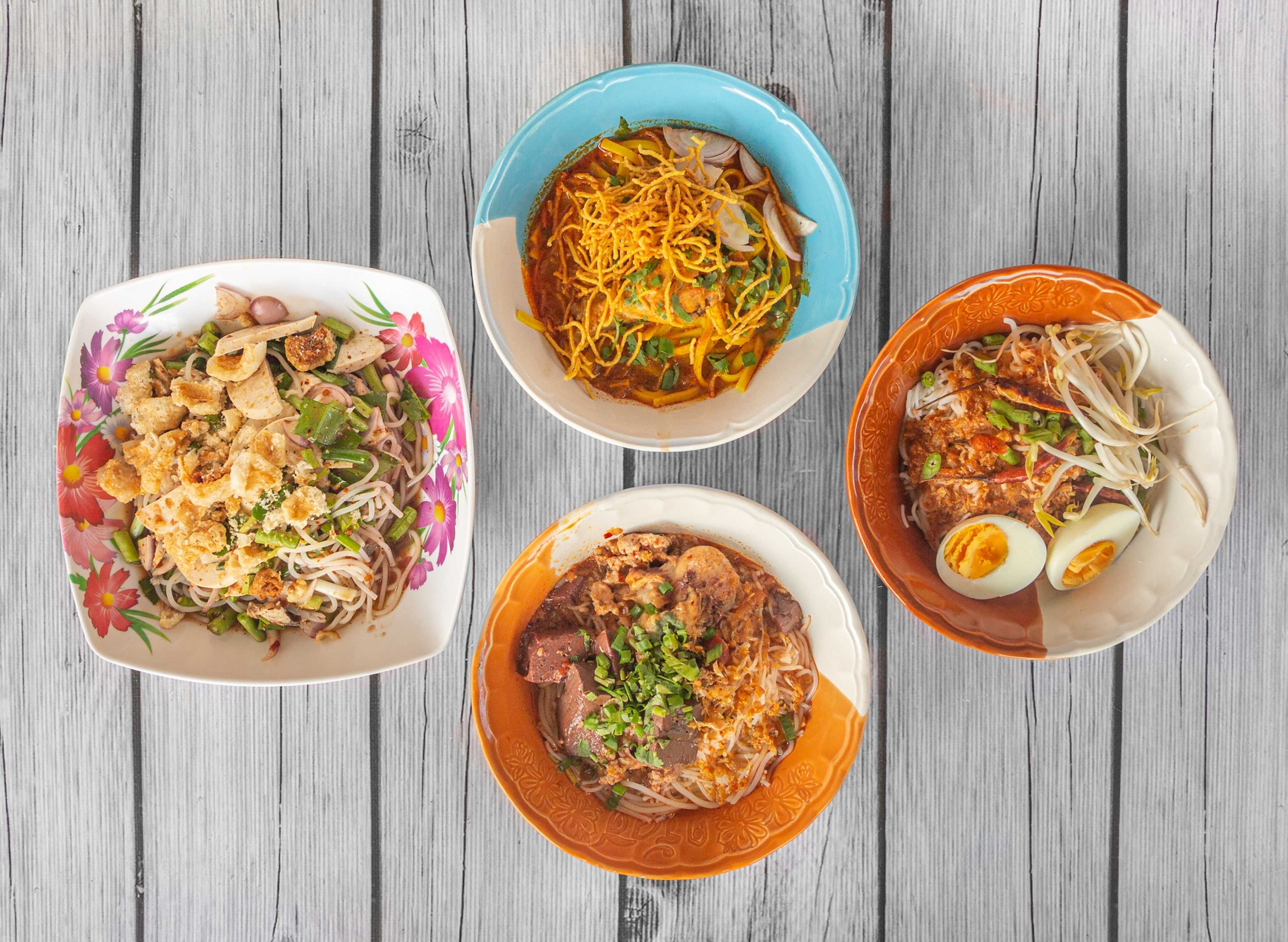 Pa Choi Kao Sen Kao Soy delivery near you in Mae Hong Son| foodpanda