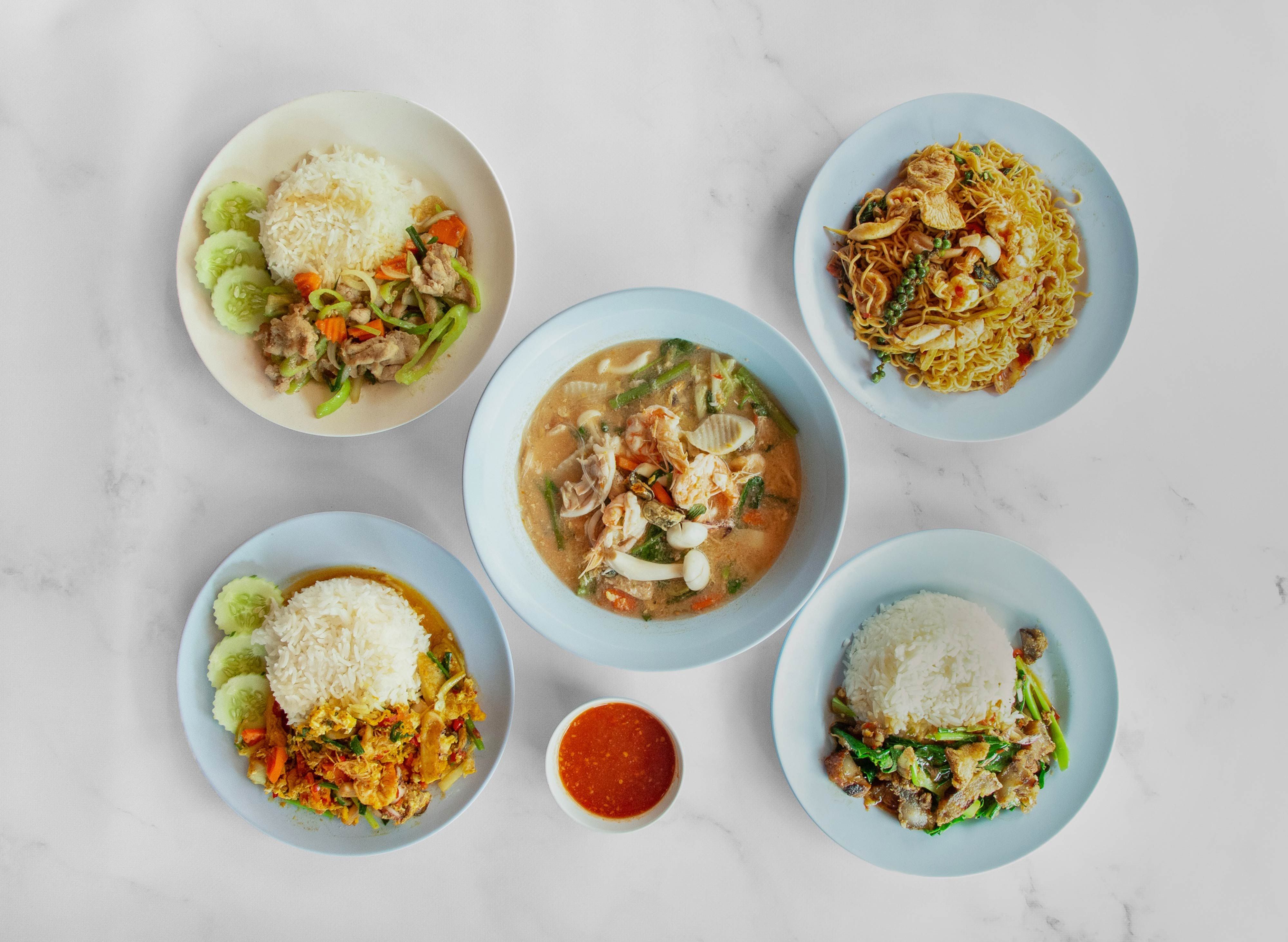สั่งแม่แมะ ตามสั่ง (บขส)ใกล้บ้านคุณในKalasin | foodpanda