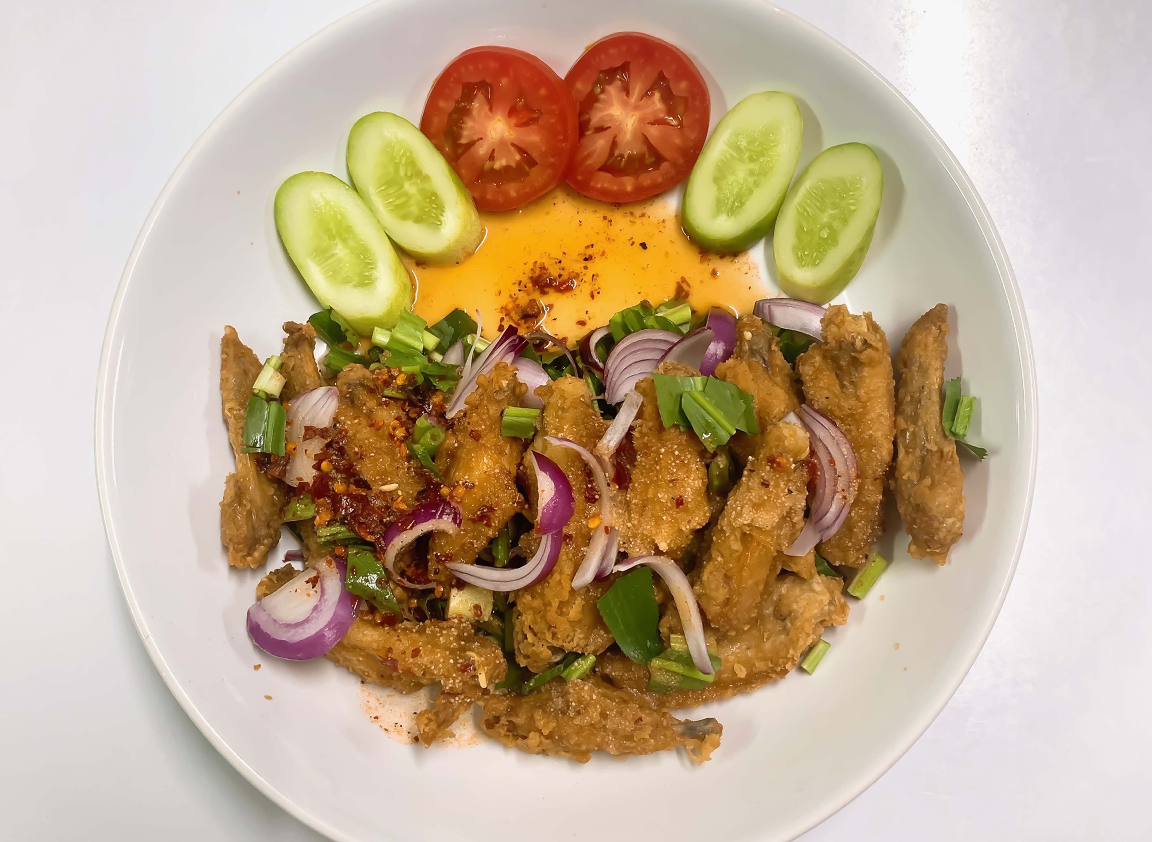 Dee Dee Dee Kao Mu Yang Jim Jaew delivery near you in Samut Sakhon ...