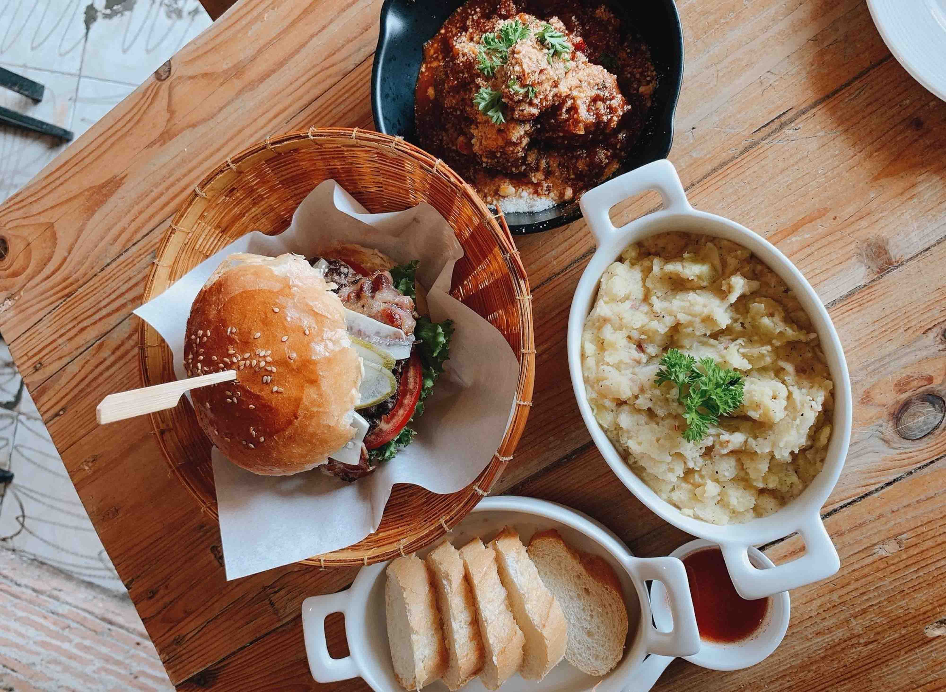 Fatcow Logo Cartoon Cow Logo Vector Mascot Fat Cow Cartoon Icon Vector