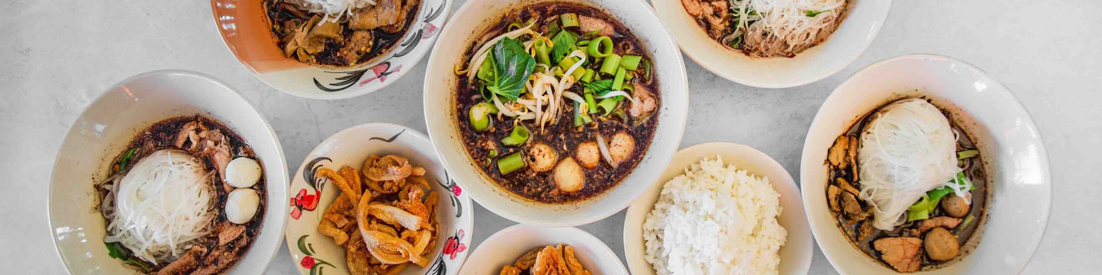 Guay Tiew Reua Por Pra Theep (Ram Intra 109) delivery near you in ...