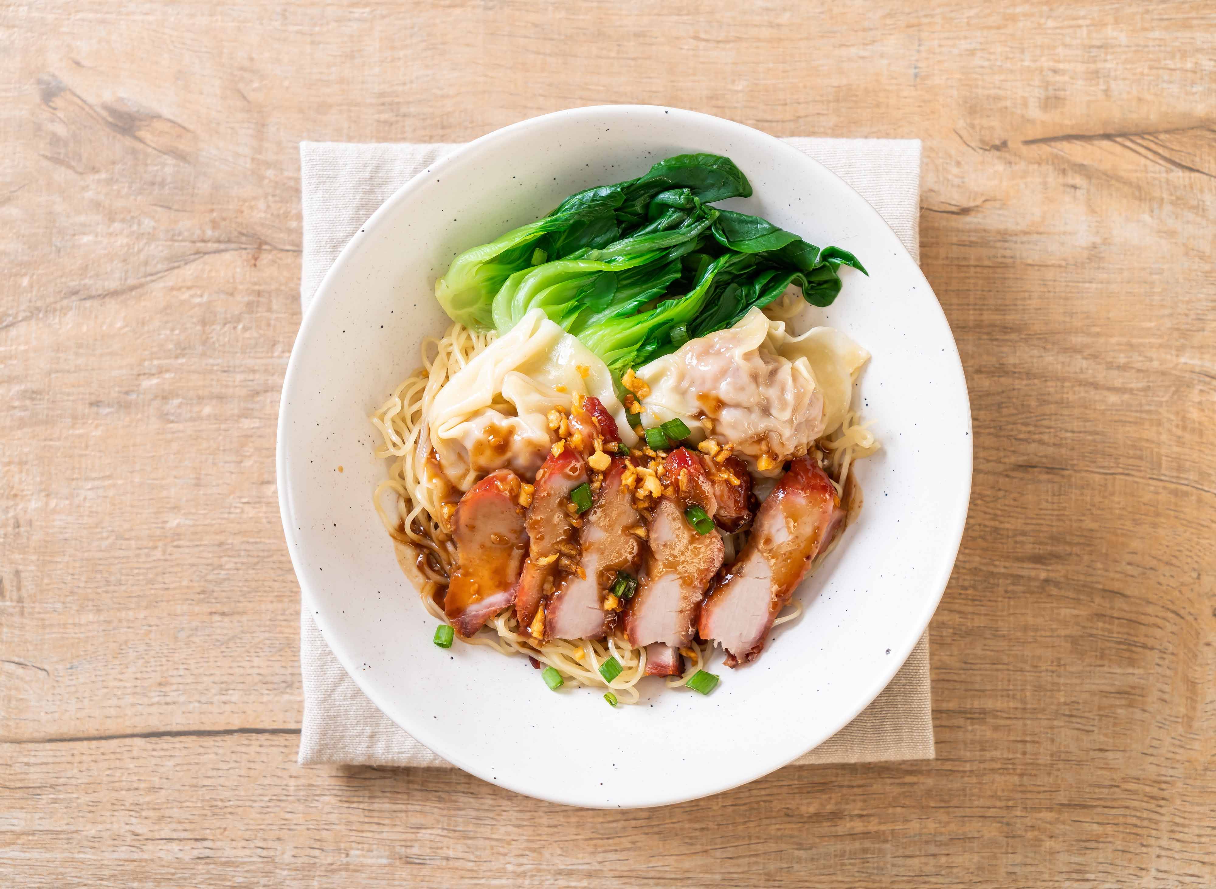 Tang Lak Ba Mhee Kiaw Moo Daeng (Town in Town) delivery near you in ...