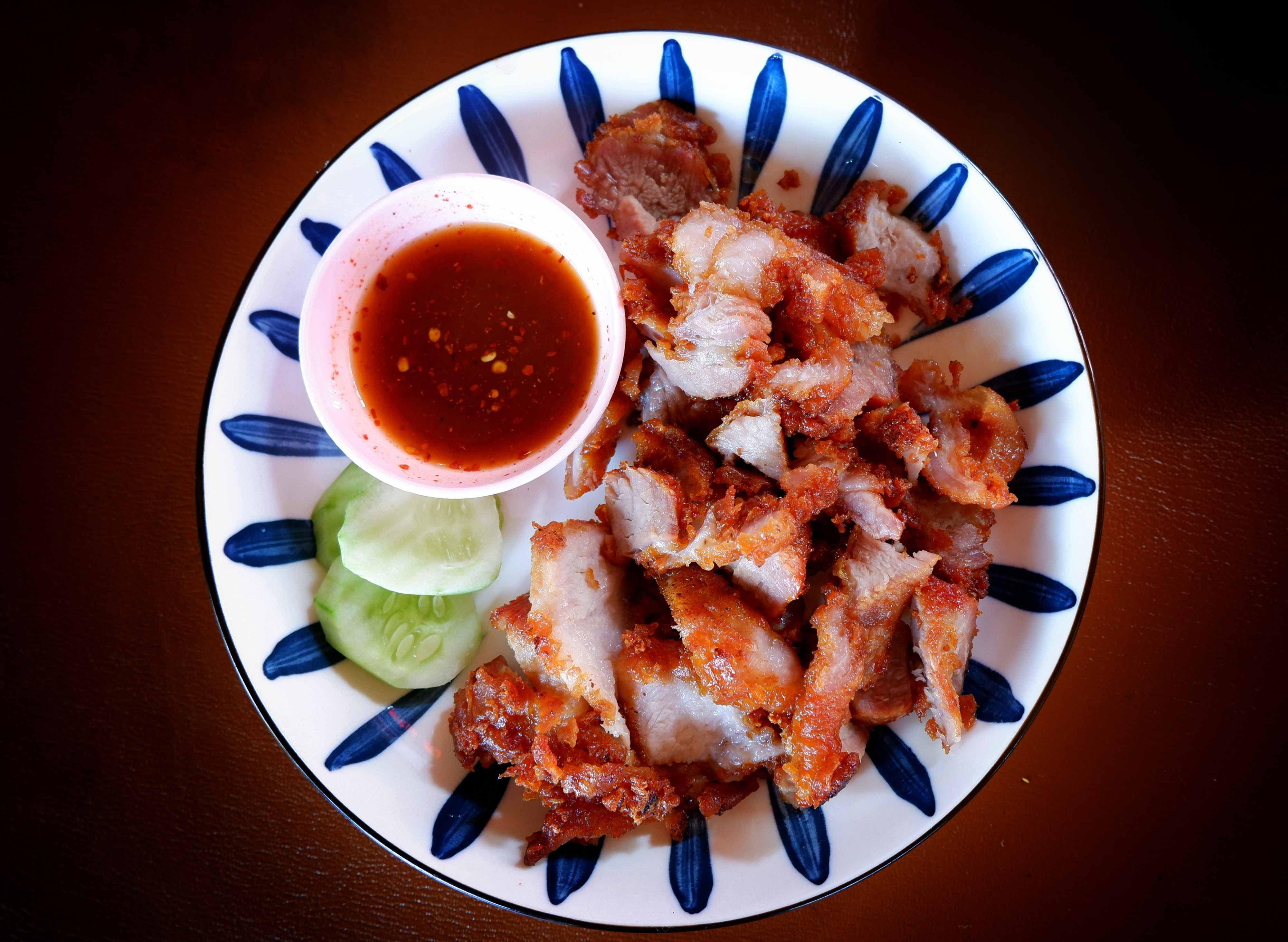 Moo Tod Tid Fun (Nam Daeng) delivery near you in Samut Prakan| foodpanda