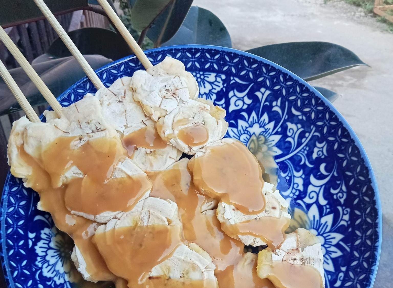 สั่งGluay Ping Song Kreuang Kaprao Ko Khun Hom Chunใกล้บ้านคุณใน ...