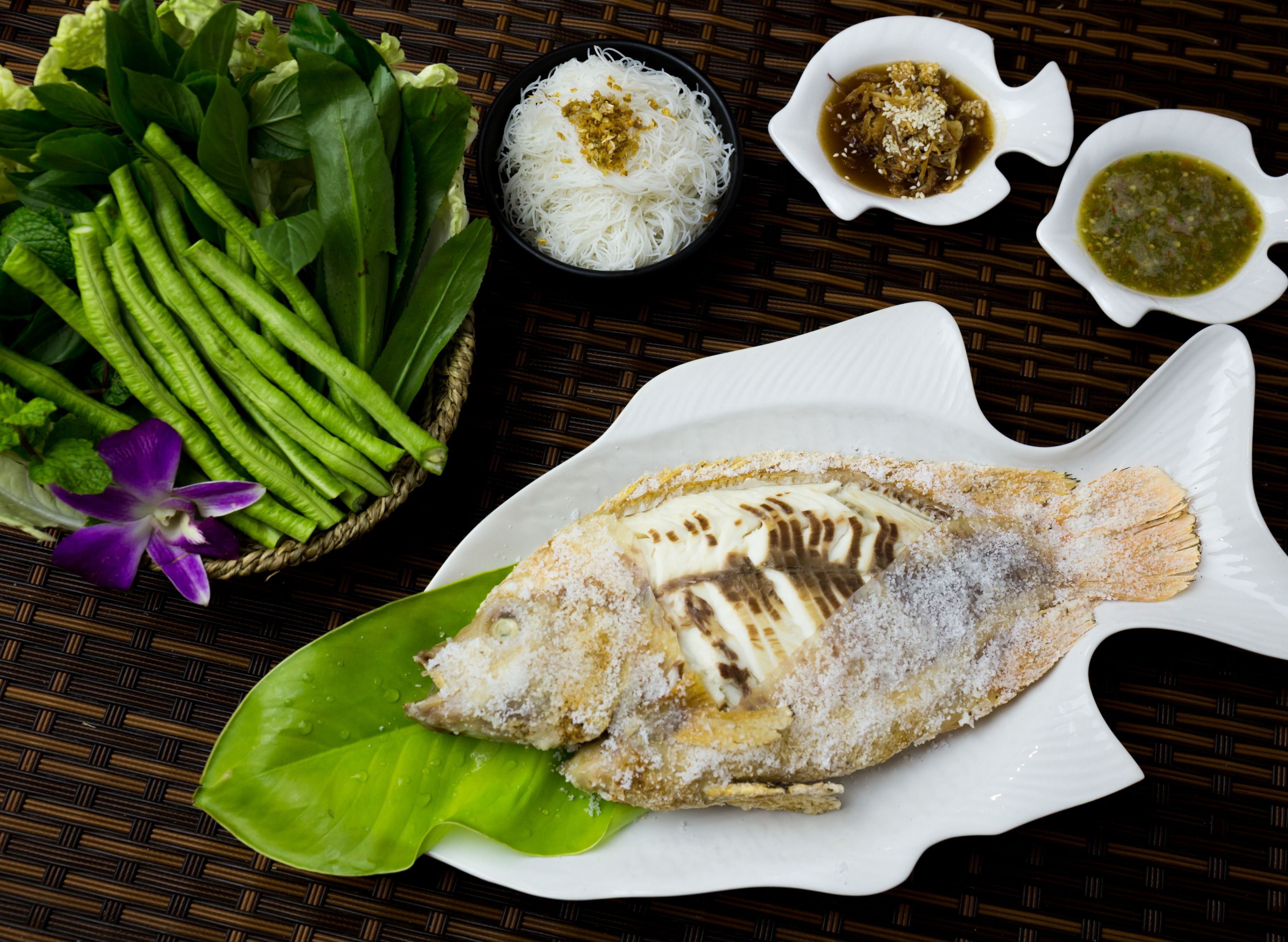 Kin Chan Si Ka Miang Pla Pao delivery near you in Bangkok| foodpanda