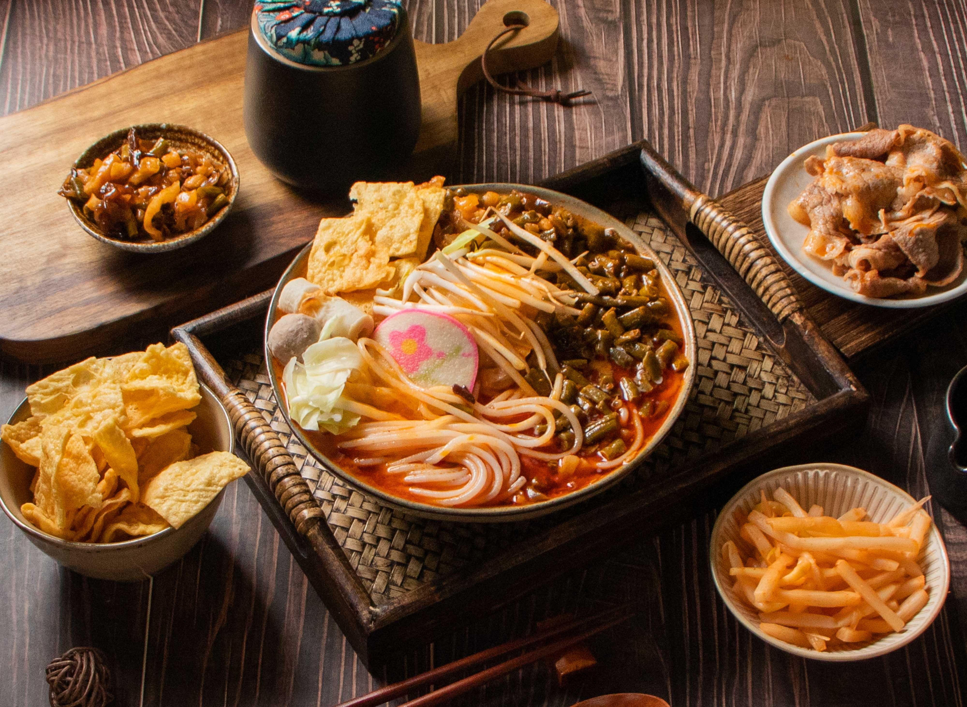 suo suo luo luo si fen zhuan mai (tai bei wan hua dian ) Menu, Delivery ...