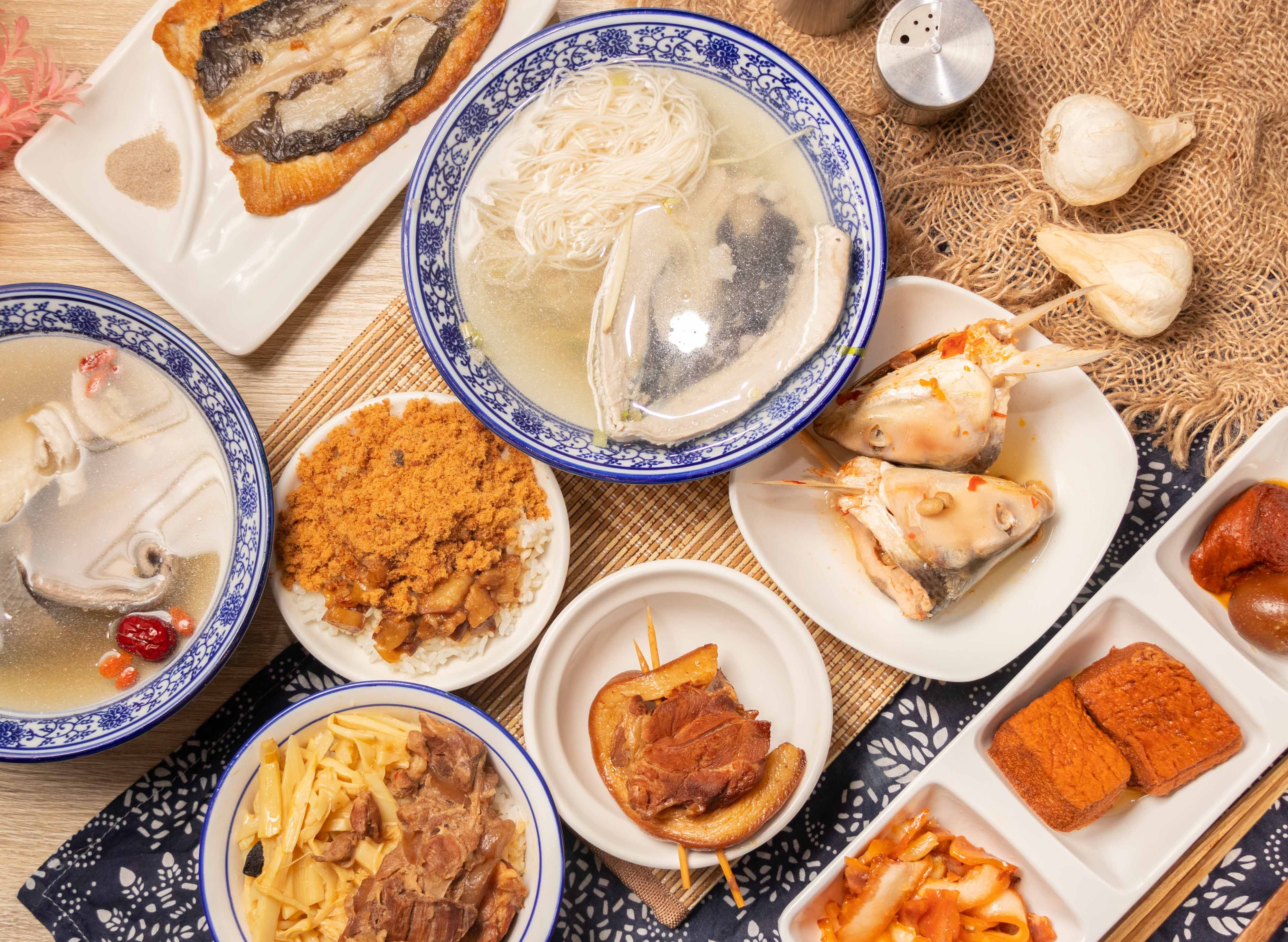 jhuang yuan li shih mu yu jhuan men dian ( tai nan shan hua branch ...