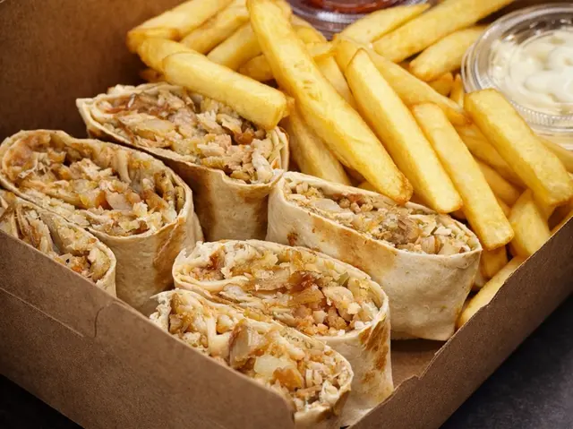 La casa shawarma Delivery Menu in Al Buhayrah | HungerStation Saudi Arabia