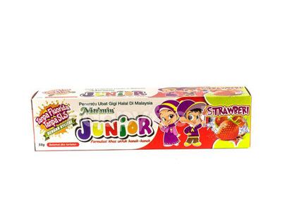 Buy Mu'min Junior Toothpaste Strawberry, 50 ML Online in Oman | Talabat ...