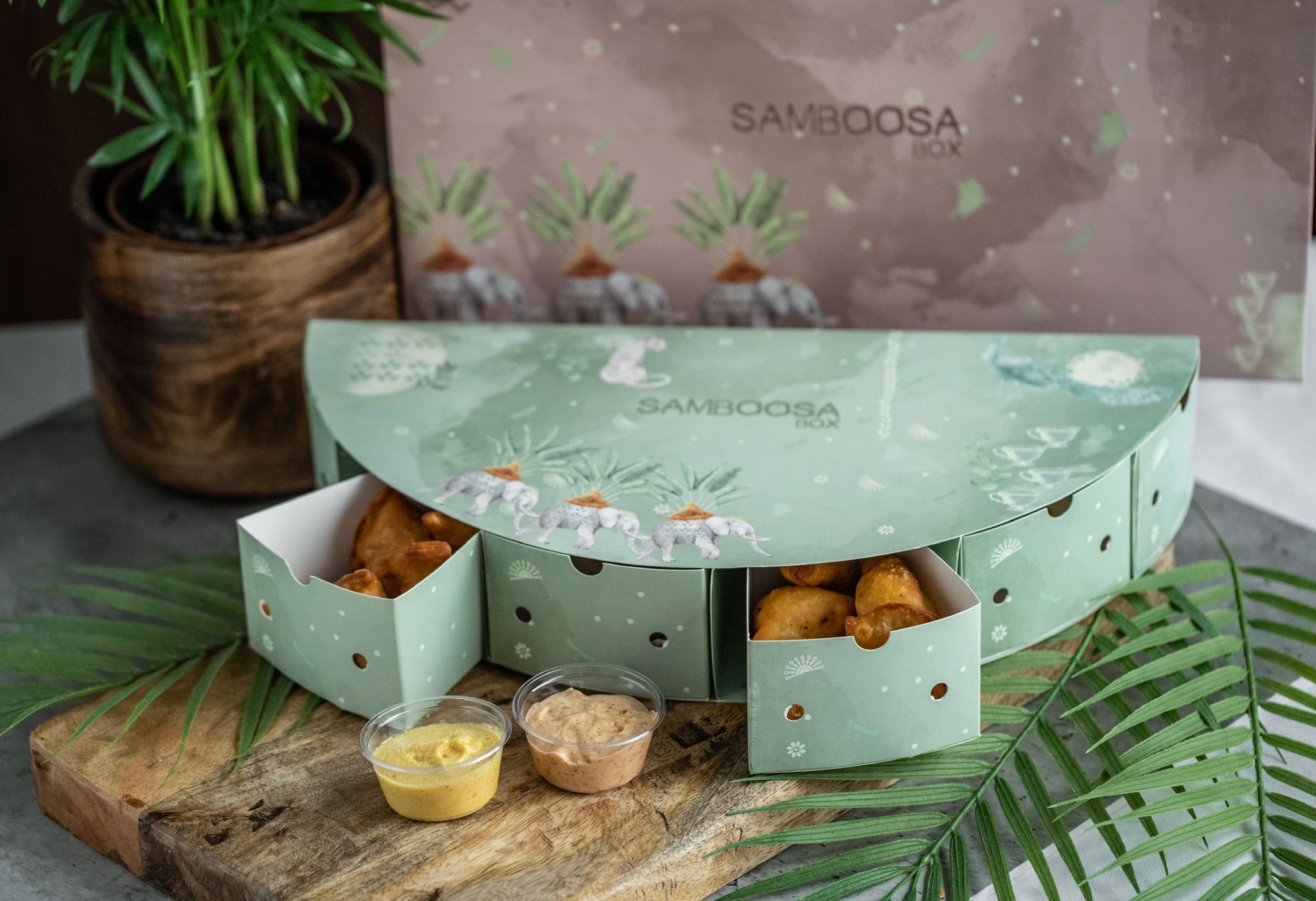 Samboosa Box delivery service in Kuwait | Talabat