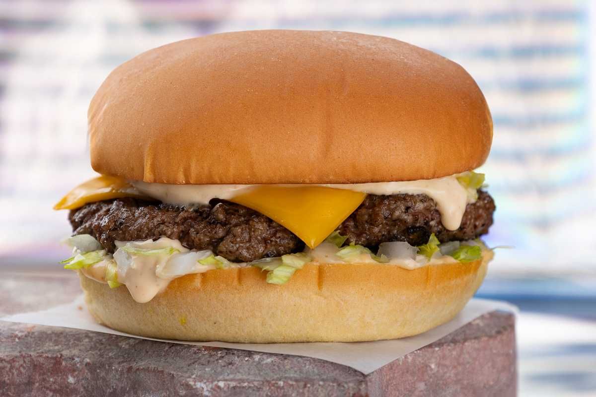 FOMO Burger delivery service in UAE | Talabat