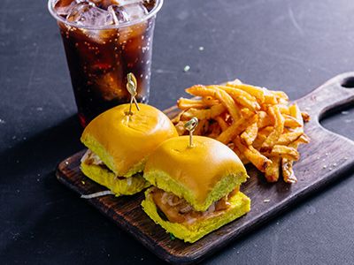 Dukkan Burger delivery service in Kuwait | Talabat