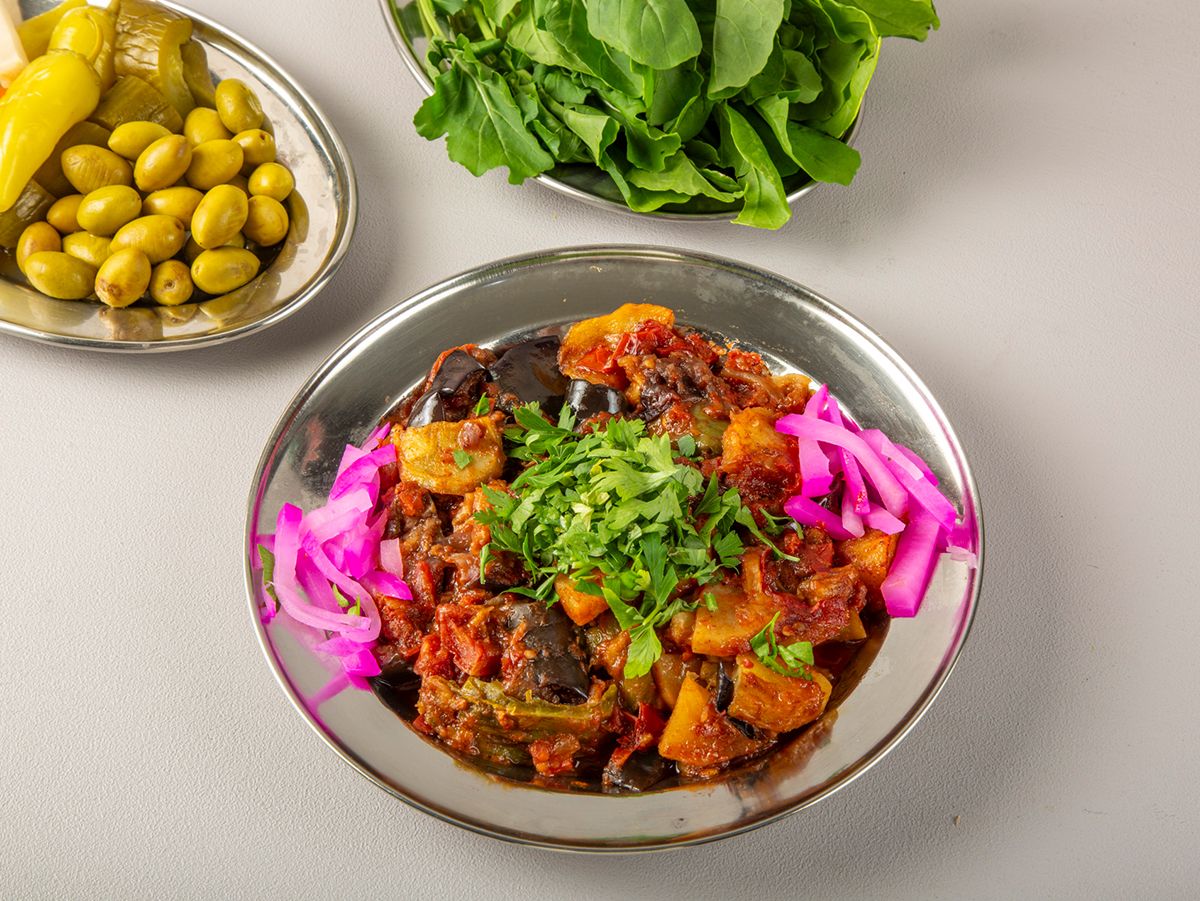 Al Comodor Flafel Restaurant delivery service in UAE | Talabat