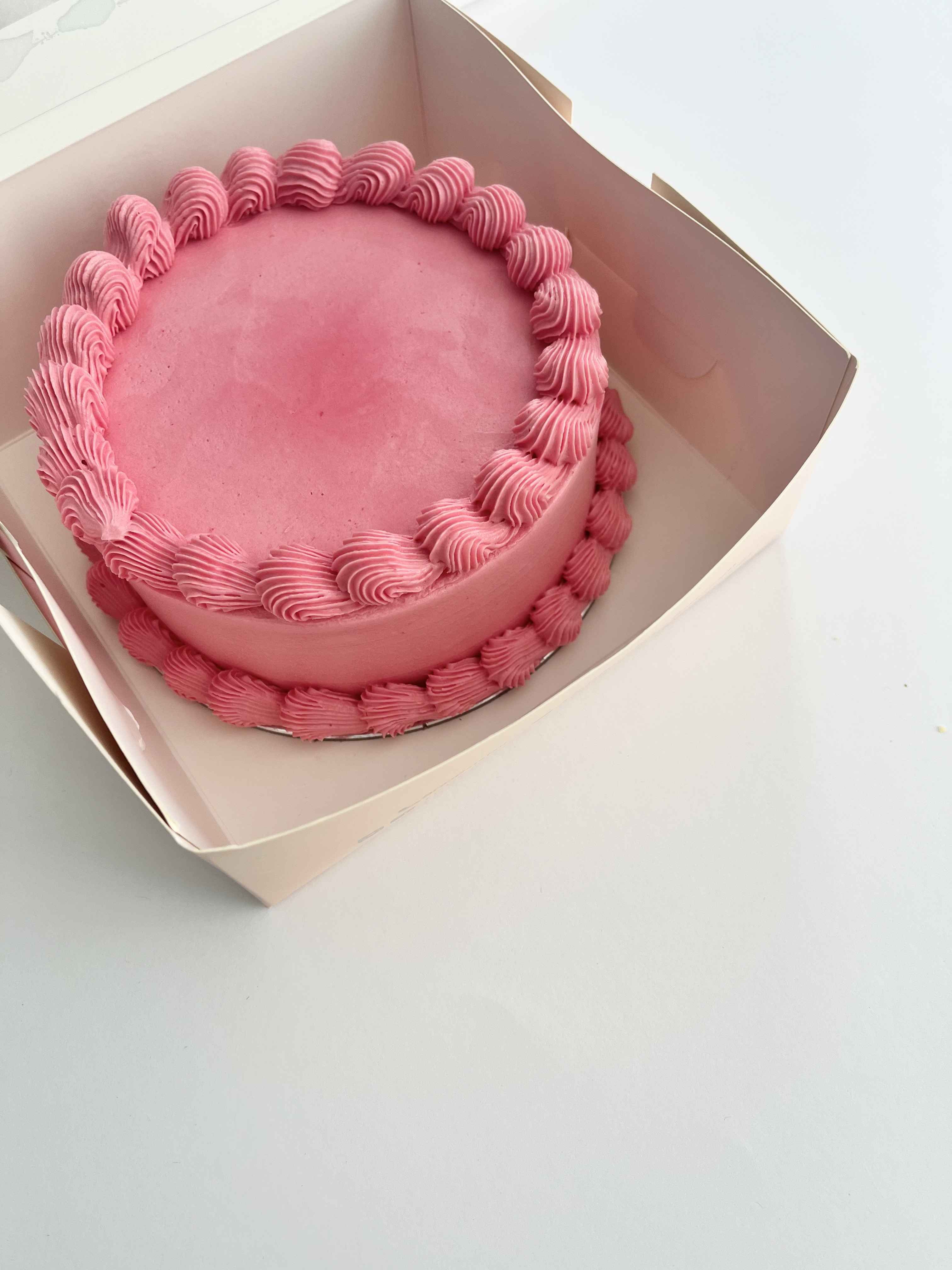 Pastel Cakes delivery service in UAE | Talabat