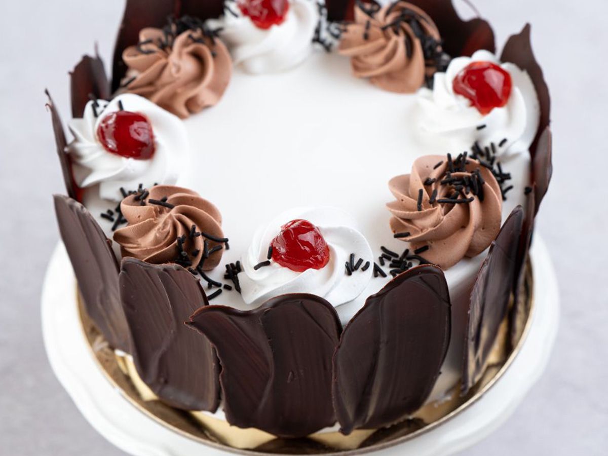 Cakes By Caesars delivery service in UAE | Talabat