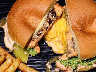 Traffic Burger delivery in Dubai, Abu Dhabi and many other cities ...