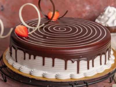 Occasions Cakes delivery service in UAE | Talabat