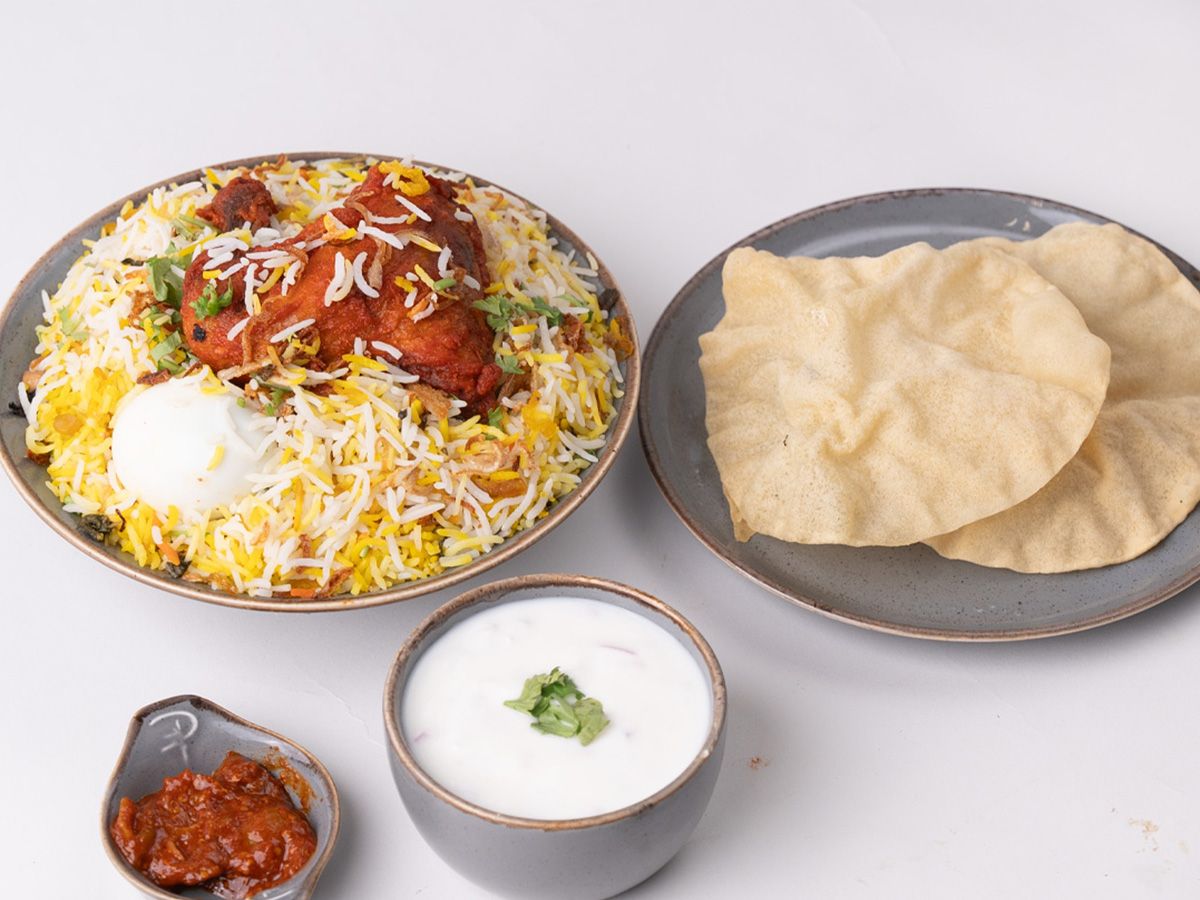 Four Square Cafe & Restaurant delivery service in UAE | Talabat