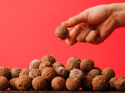 UR Cookies delivery service in Kuwait | Talabat