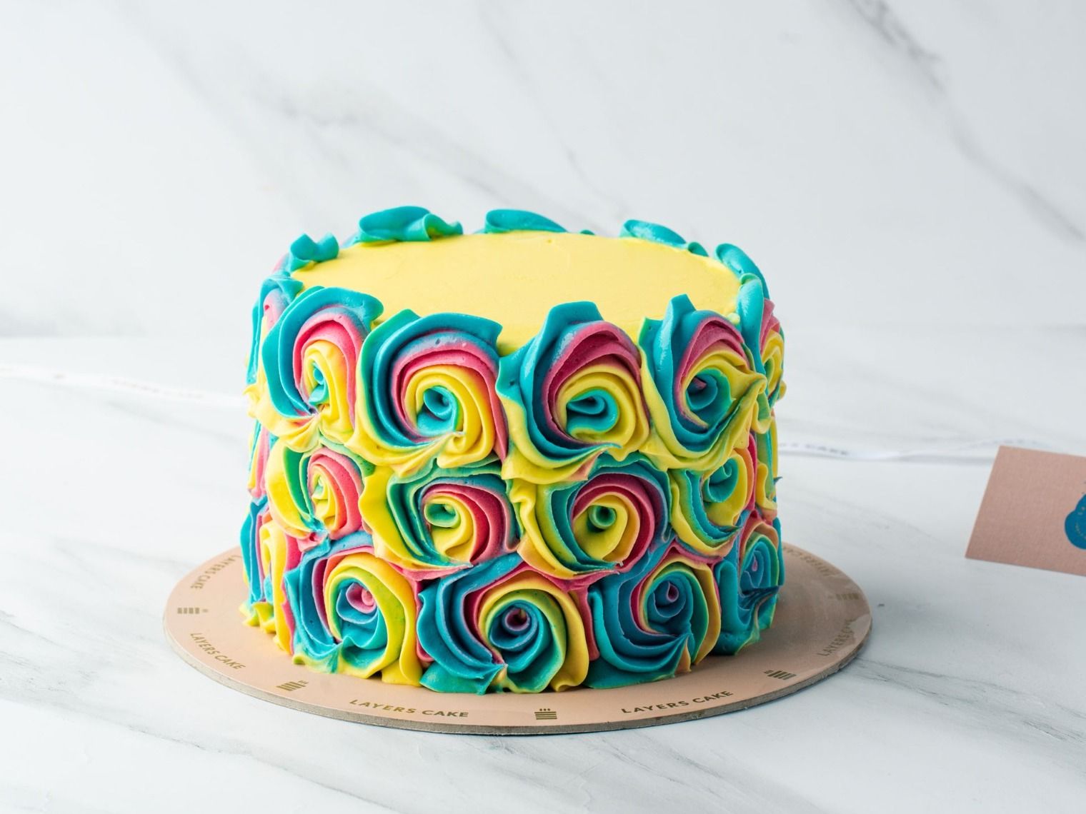 Layers Cake delivery service in Kuwait | Talabat