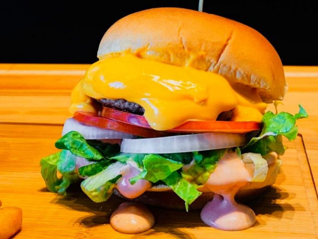 808 Burger delivery service in Oman | Talabat