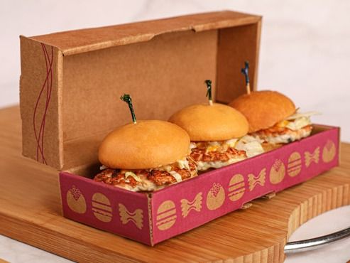 3 Lines delivery service in Bahrain | Talabat