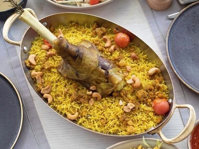 Saasna Restaurant delivery service in Qatar | Talabat