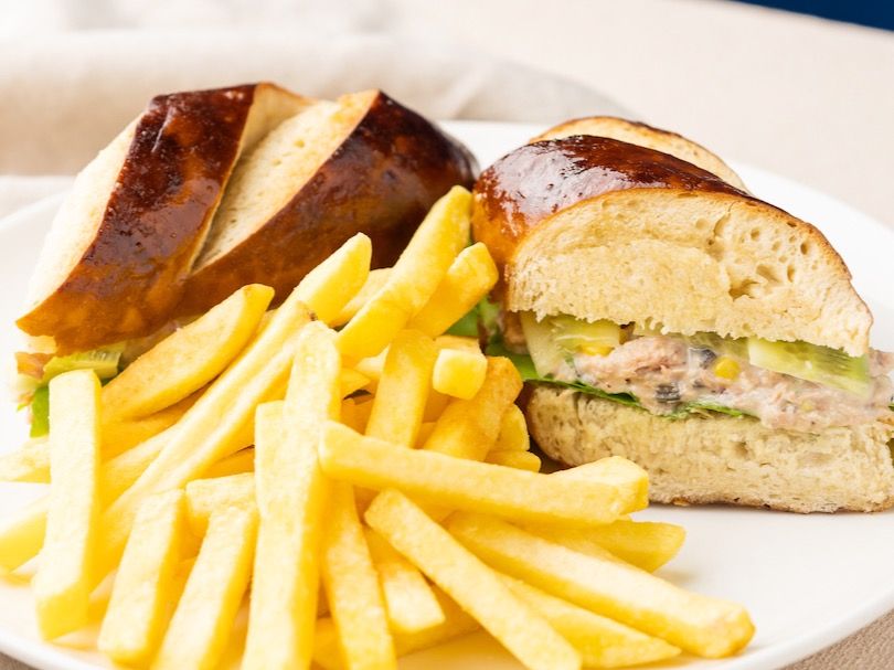 Oosh Cafe delivery service in UAE | Talabat