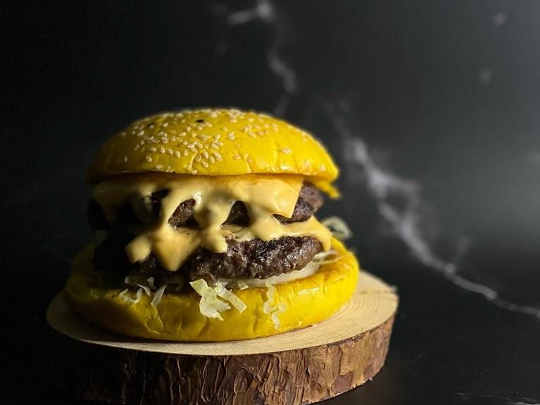 Asoom Burger delivery service in Oman | Talabat